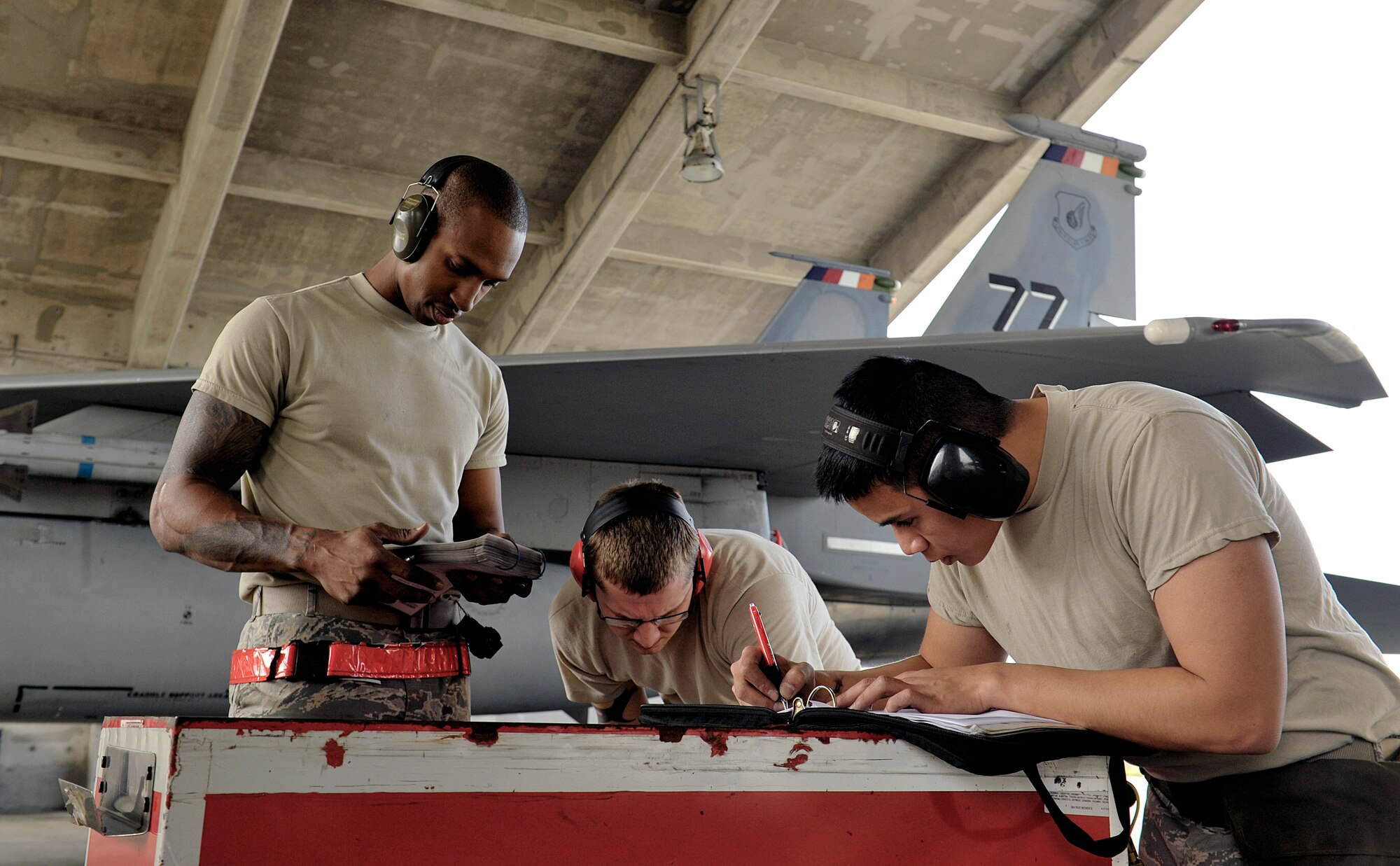 18th MXG holds annual weapons load crew competition > Kadena Air Base ...