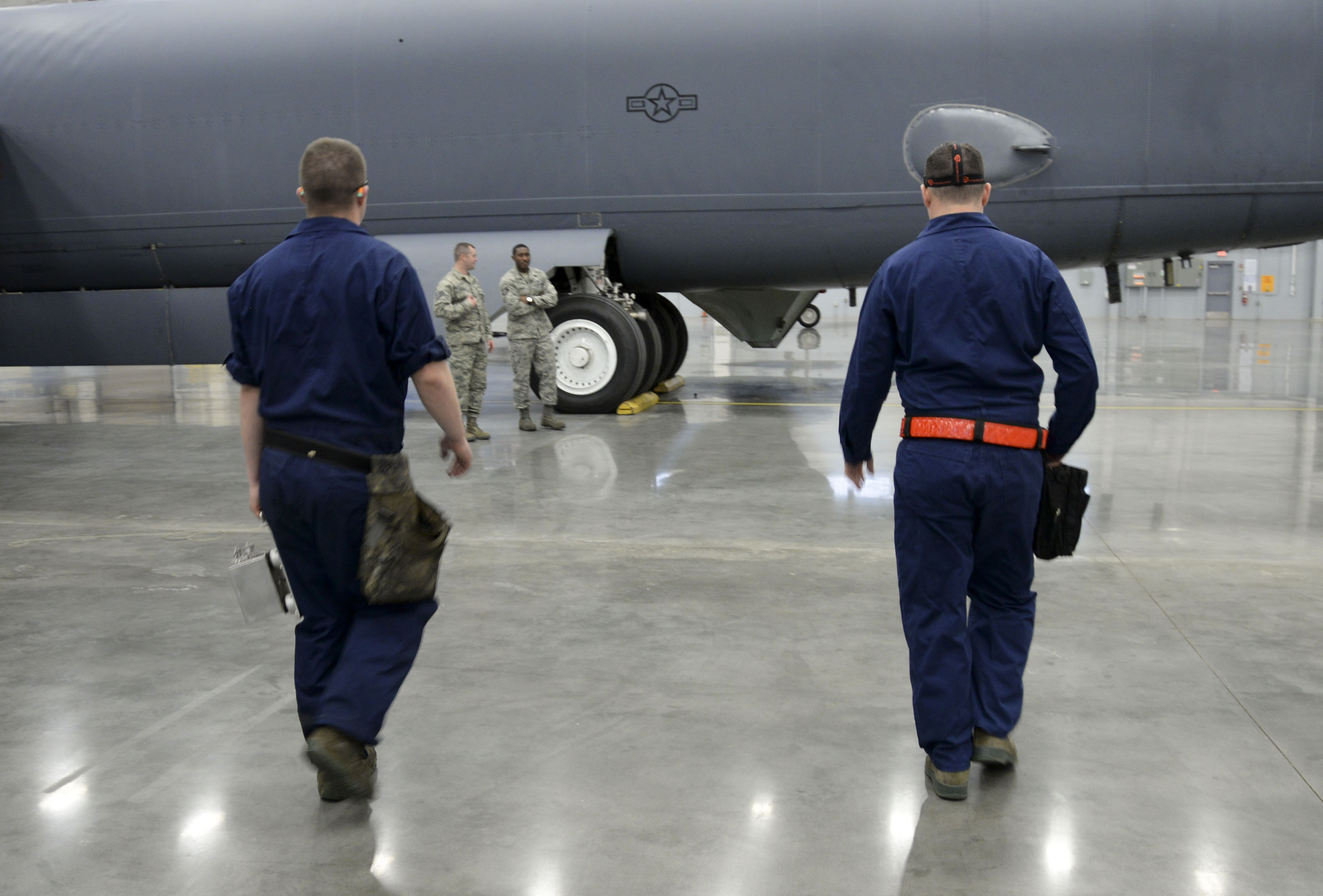 Weapons load crews face-off in annual championship finals