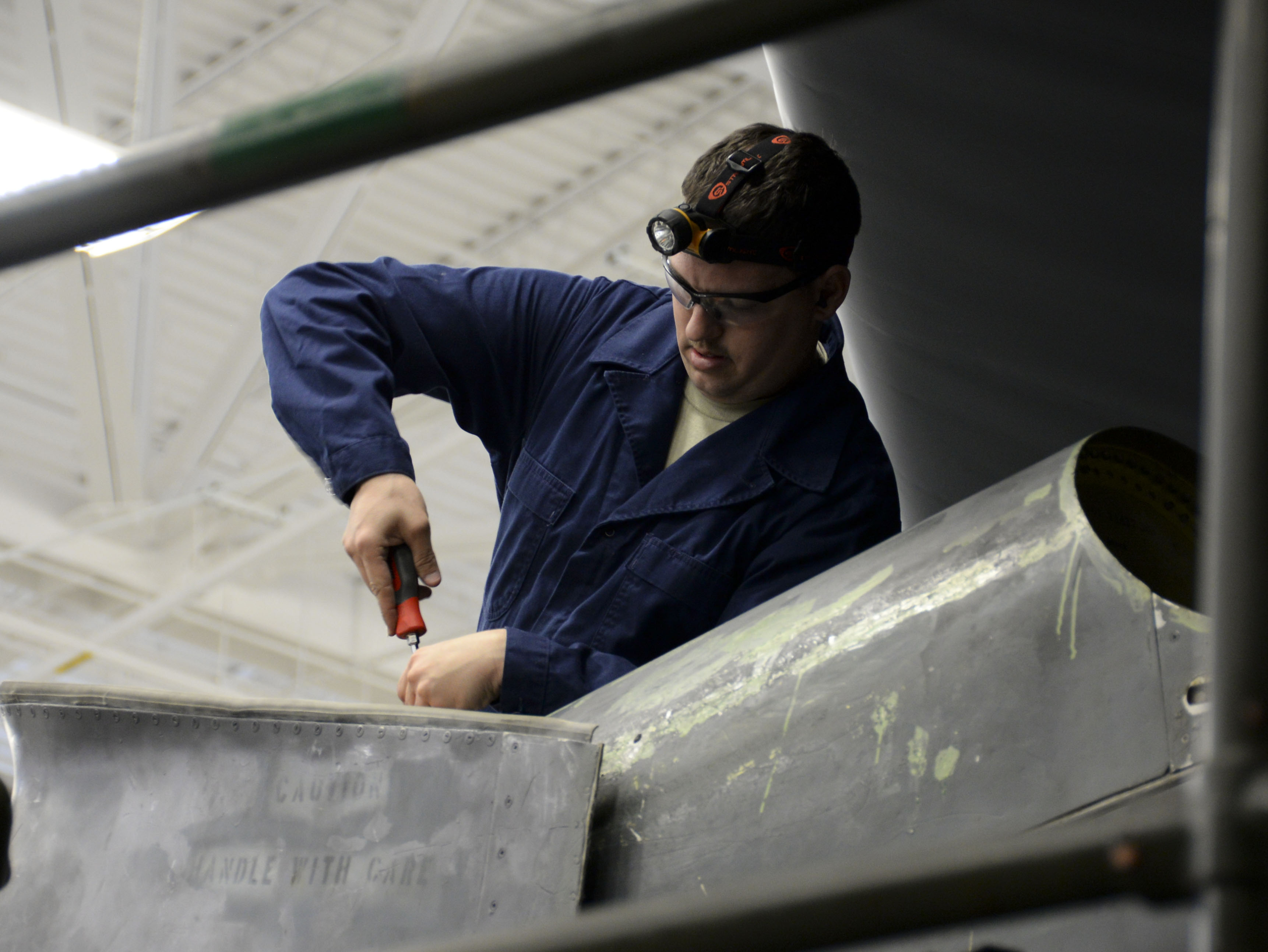 Weapons load crews face-off in annual championship finals > Air Force ...