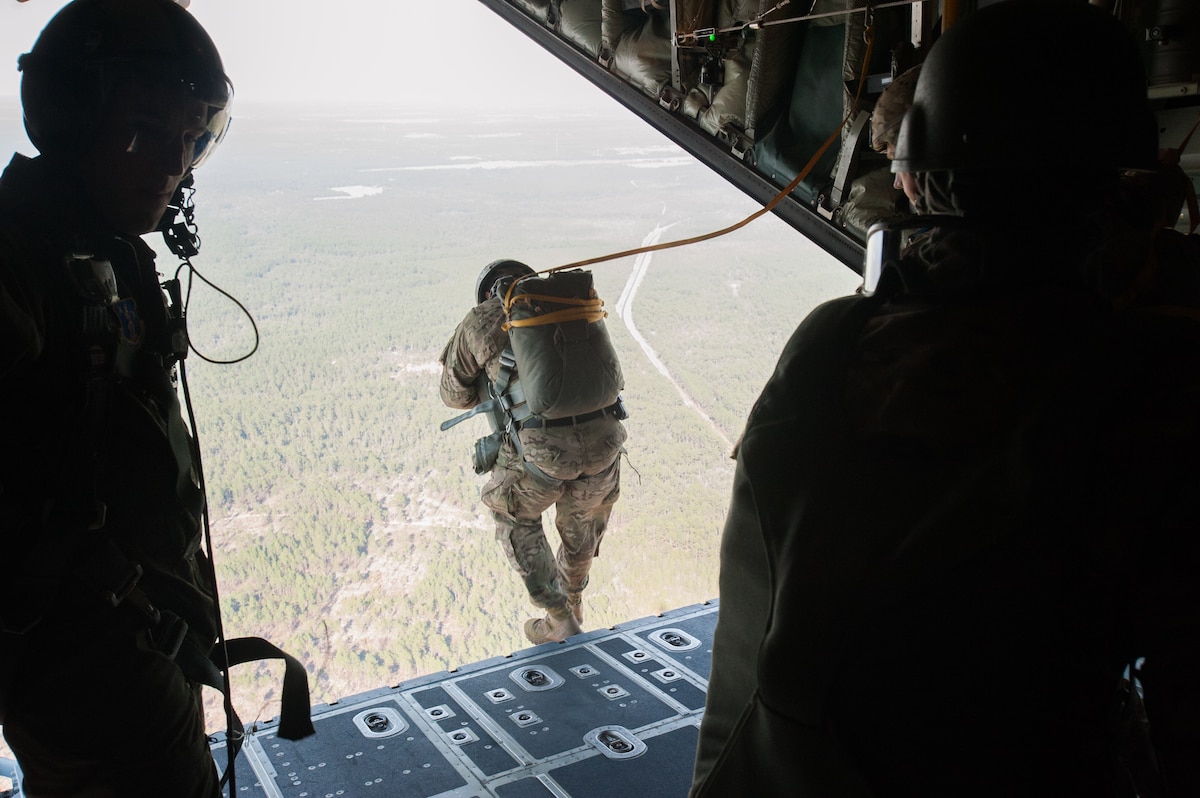 7th Group soldiers conduct airborne operation > Eglin Air Force Base ...