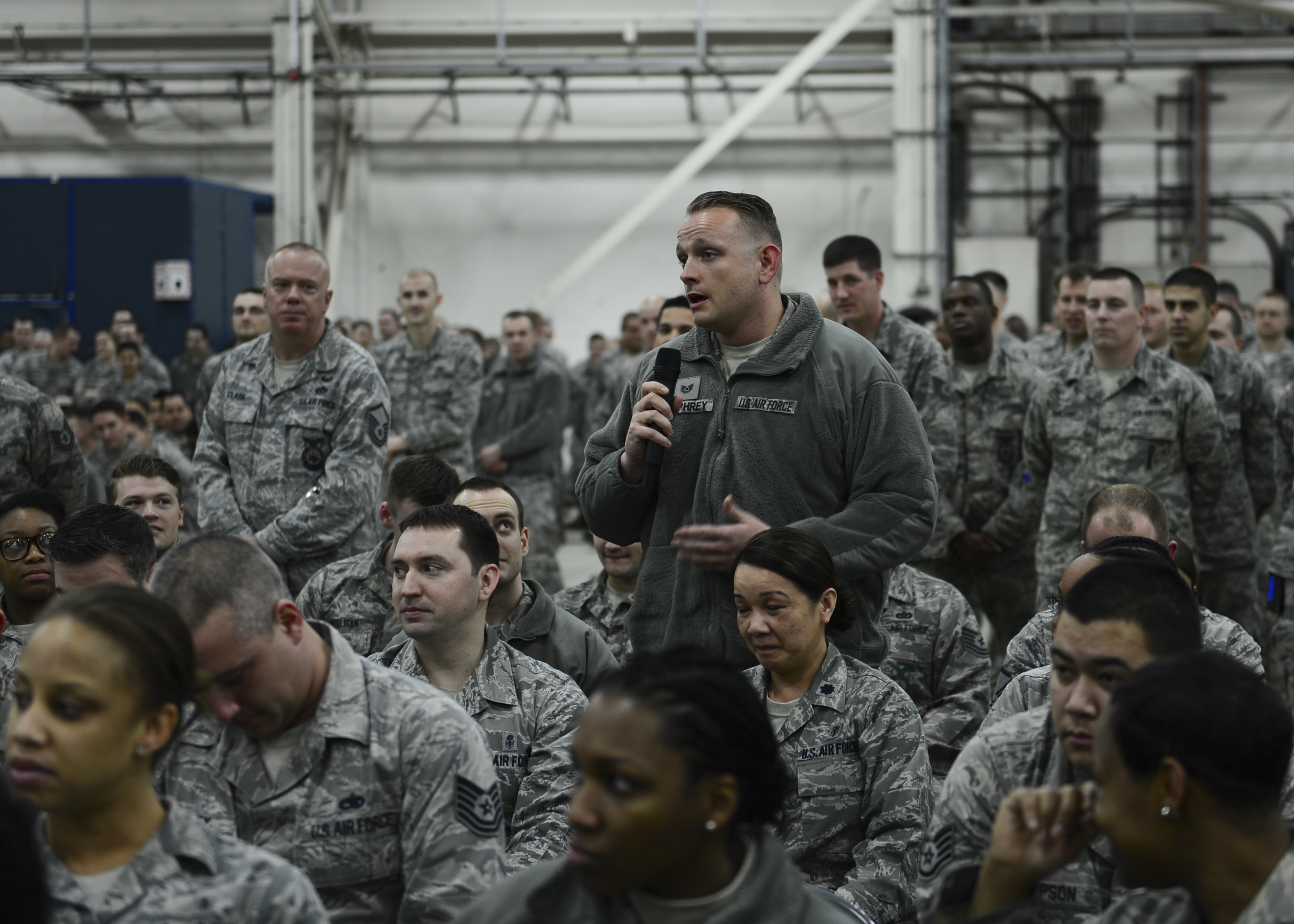 CMSAF meets 48th FW command, holds base All-Call > U.S. Air Forces in ...
