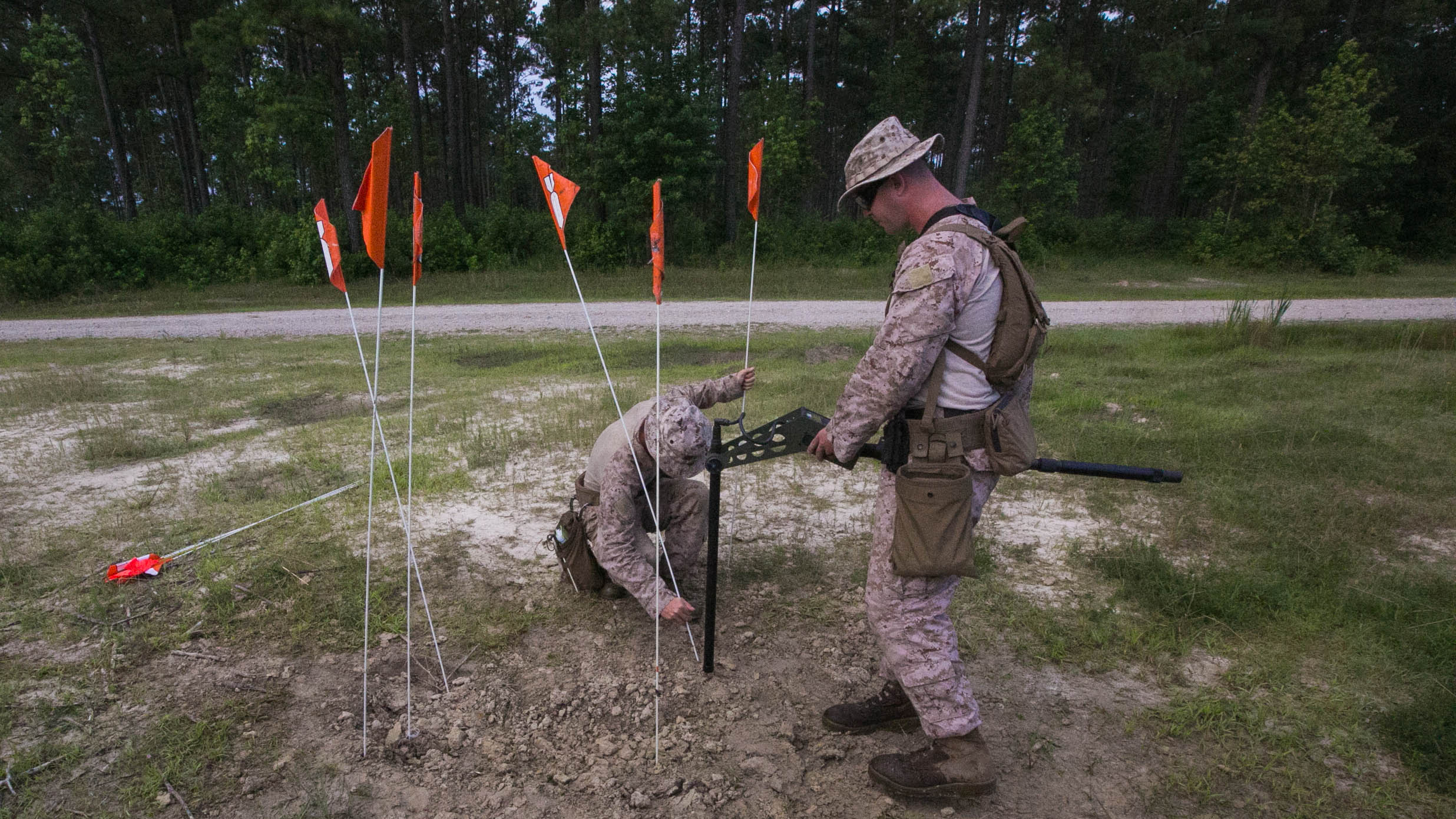 Marines, airmen conduct FEX to enhance EOD skills > United States ...