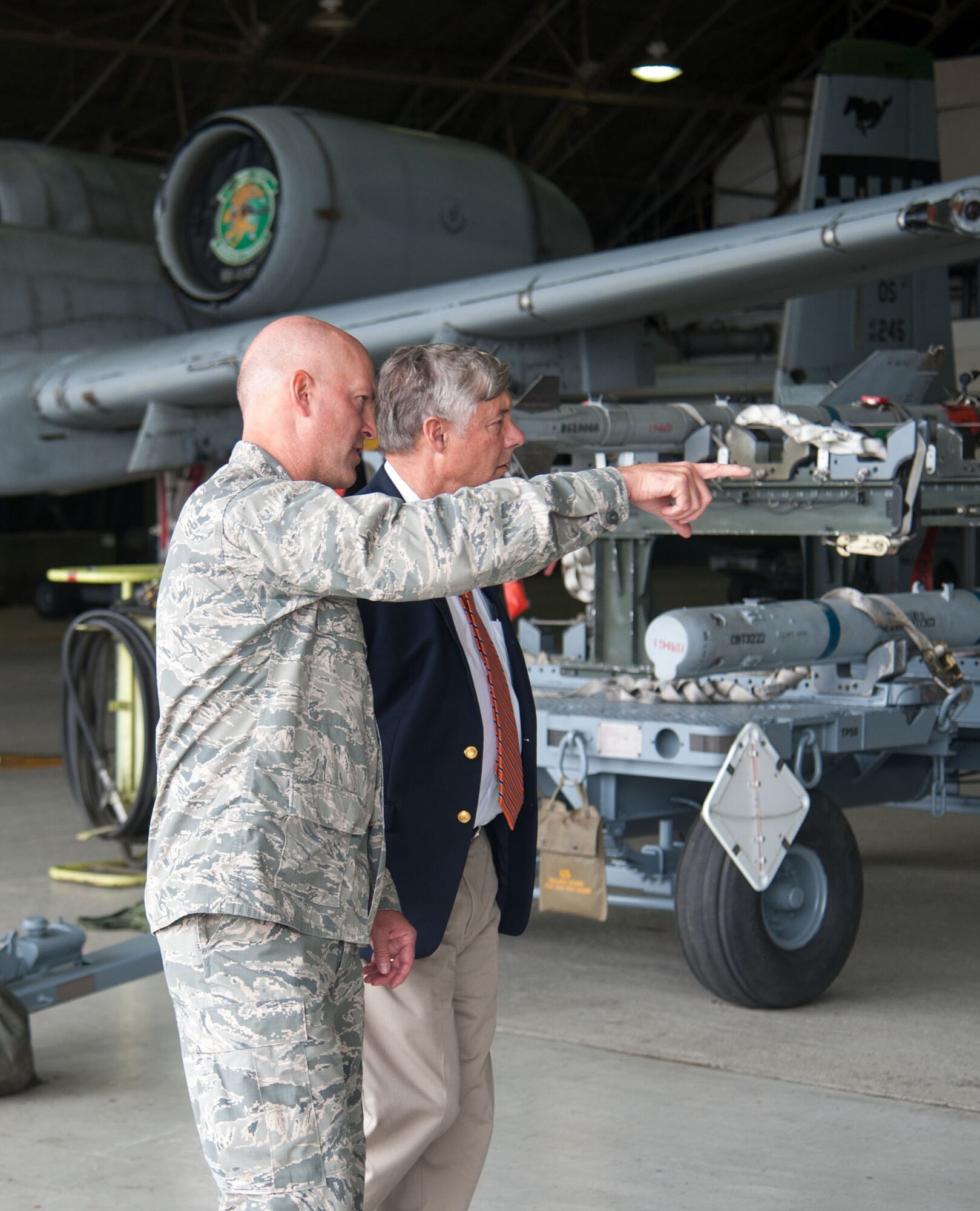 U.S. Congressmen speaks with Osan’s Airmen > Osan Air Base > Article ...