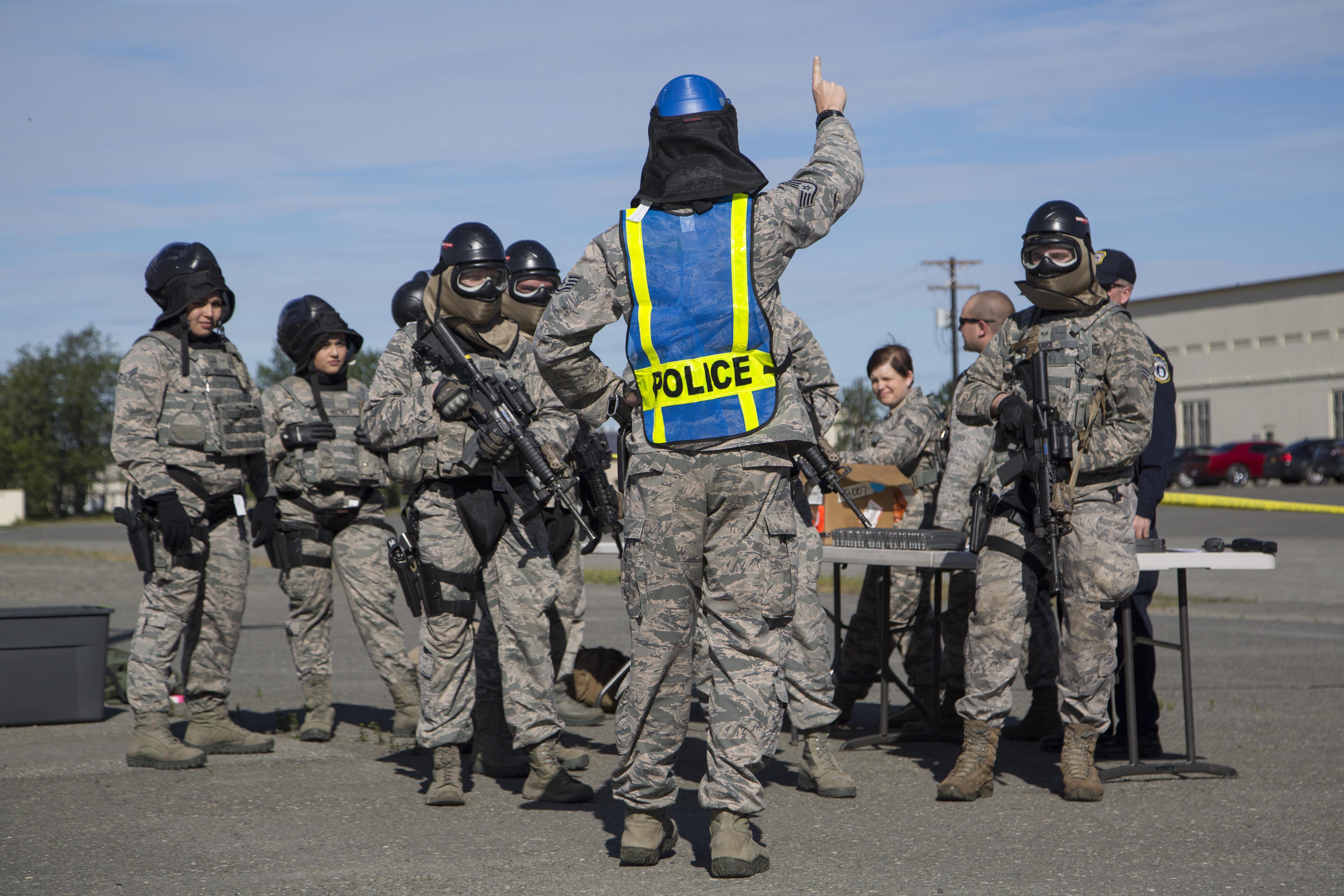 673d Security Forces Squadron conducts high risk response training