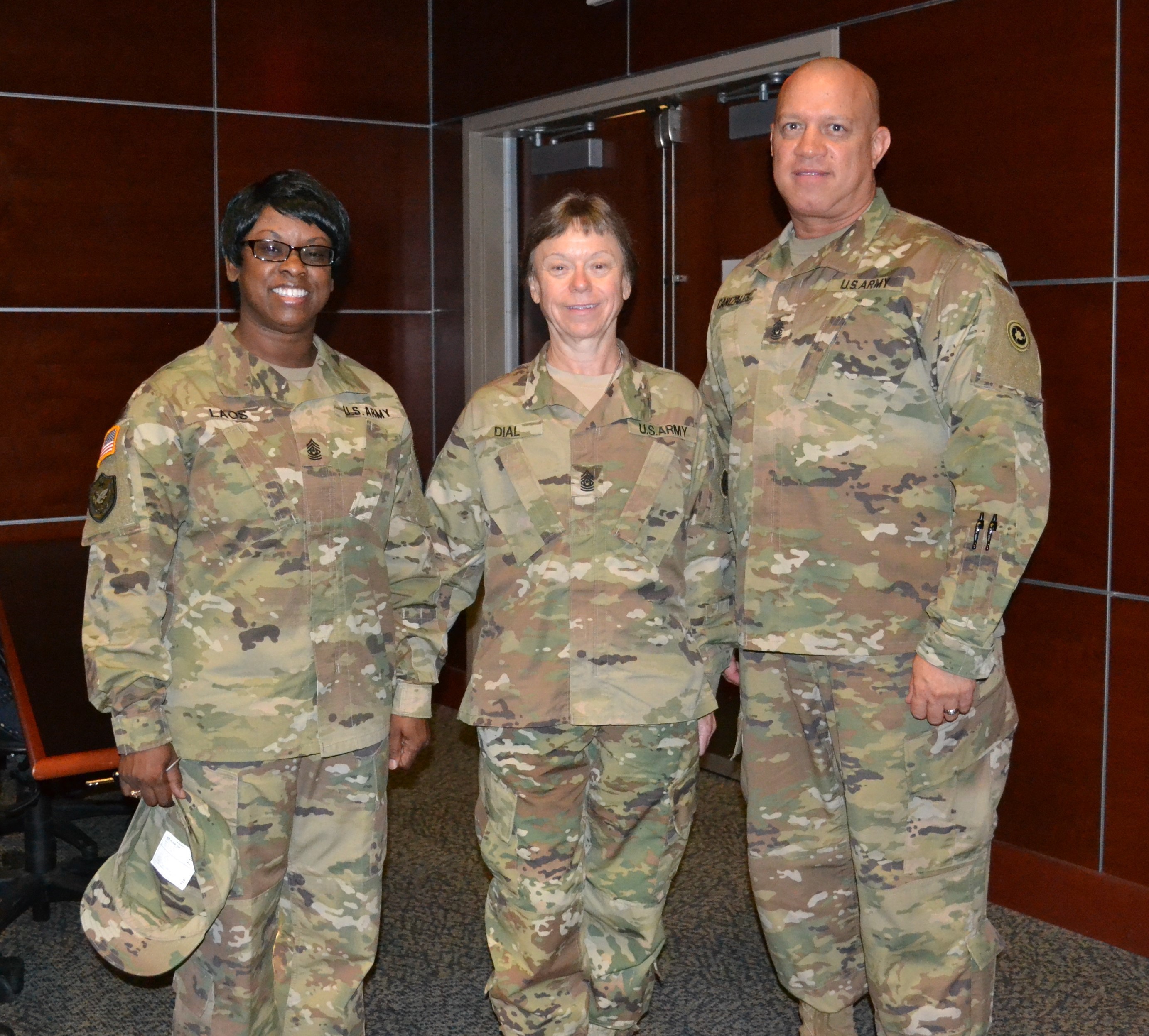 Lt. Col. Roark assumes command of the 469th CSSB