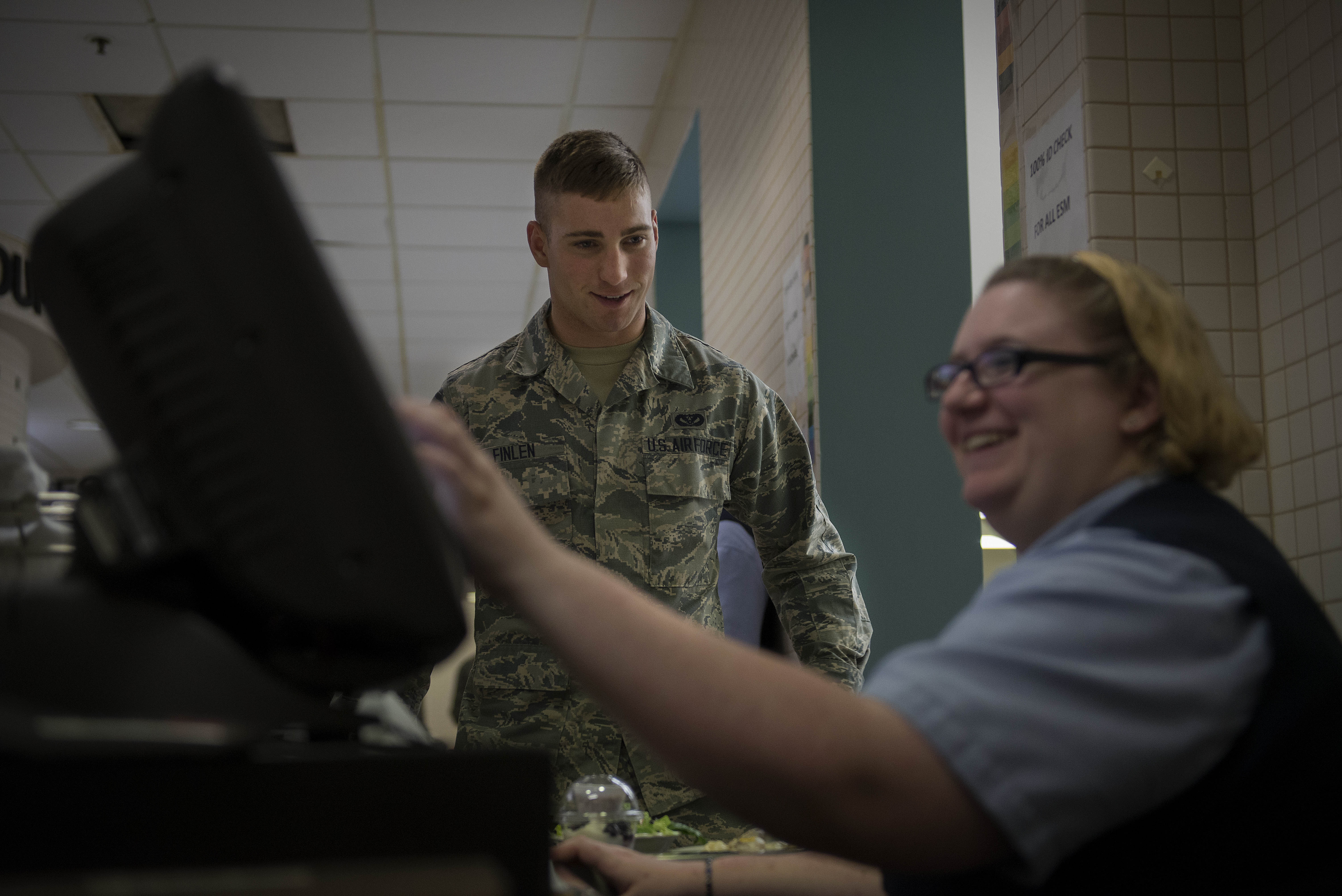 Serving Scott’s dining needs > Scott Air Force Base > Article Display