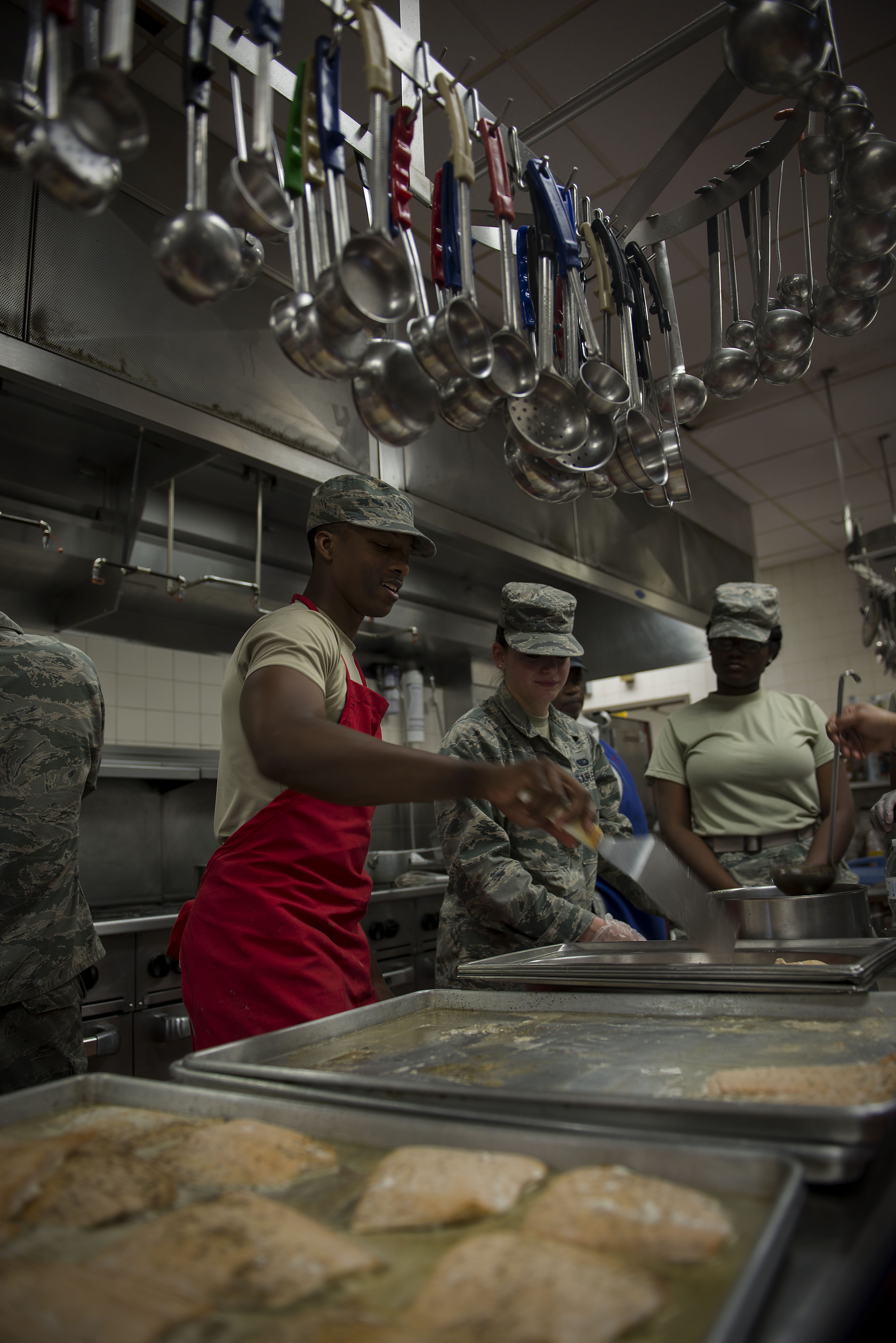 Serving Scott’s dining needs > Scott Air Force Base > Article Display
