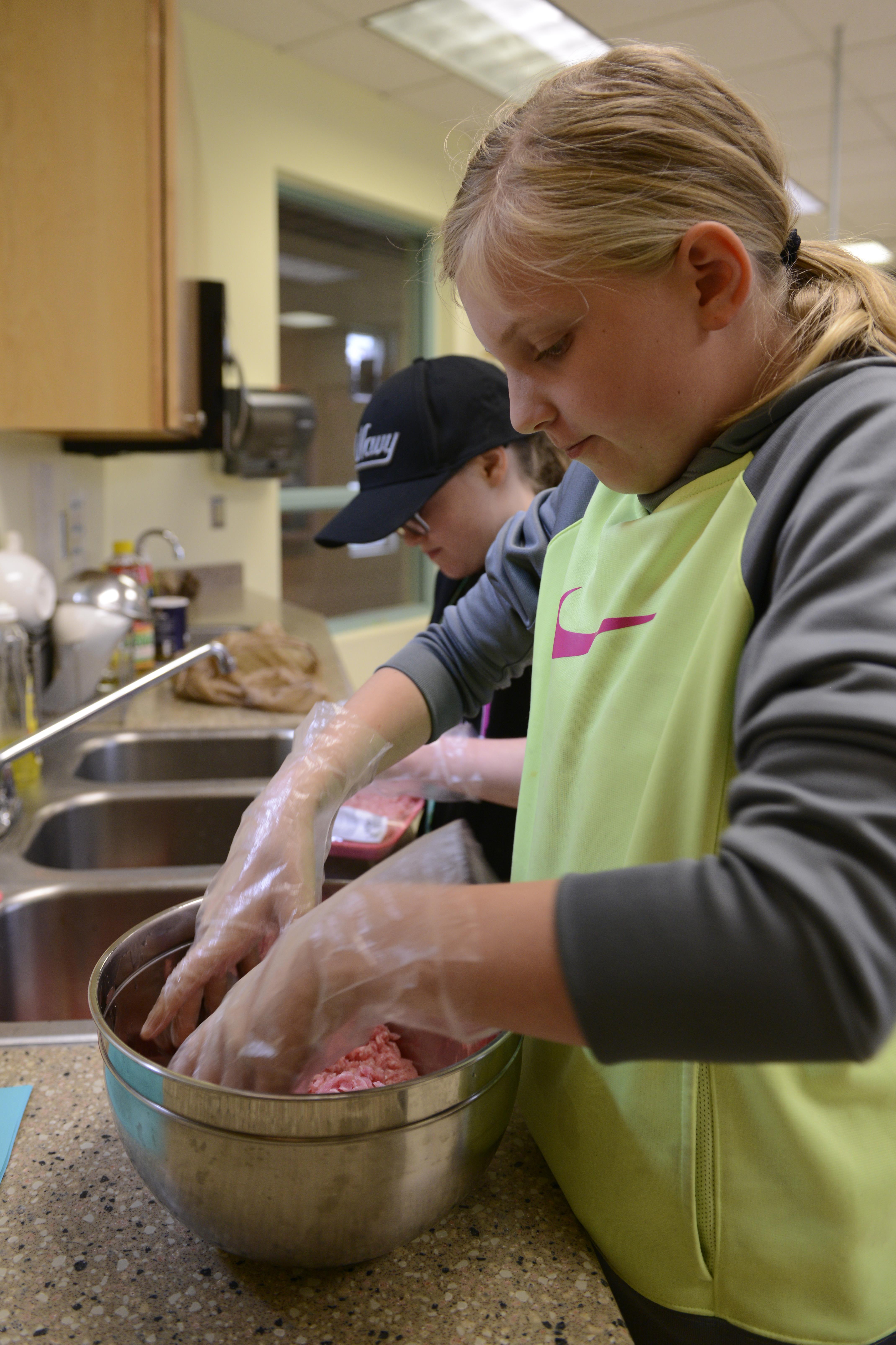 JBER Youth Center hosts Cooking Camp > Joint Base Elmendorf-Richardson ...