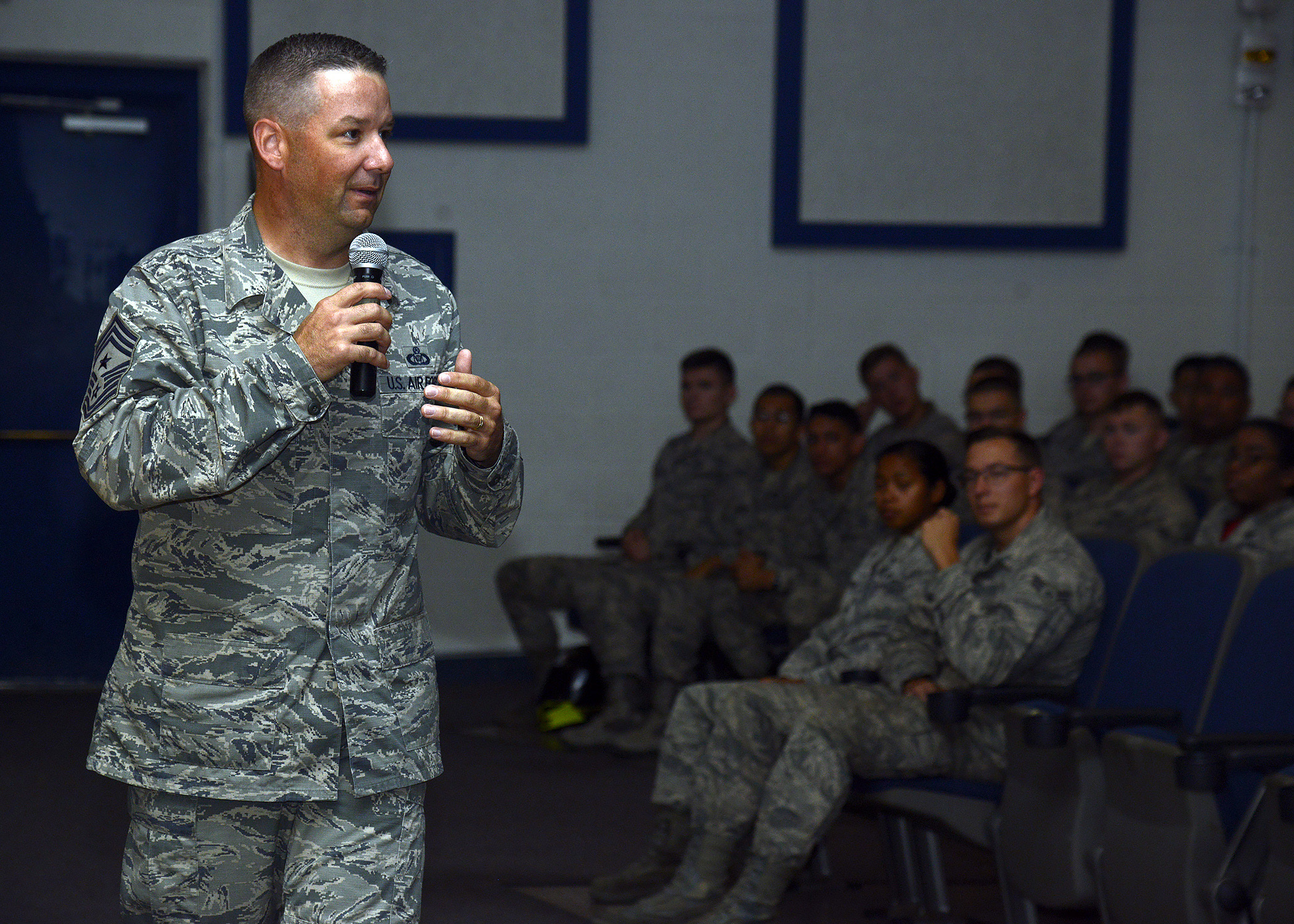 New command chief takes reins > Luke Air Force Base > Article Display