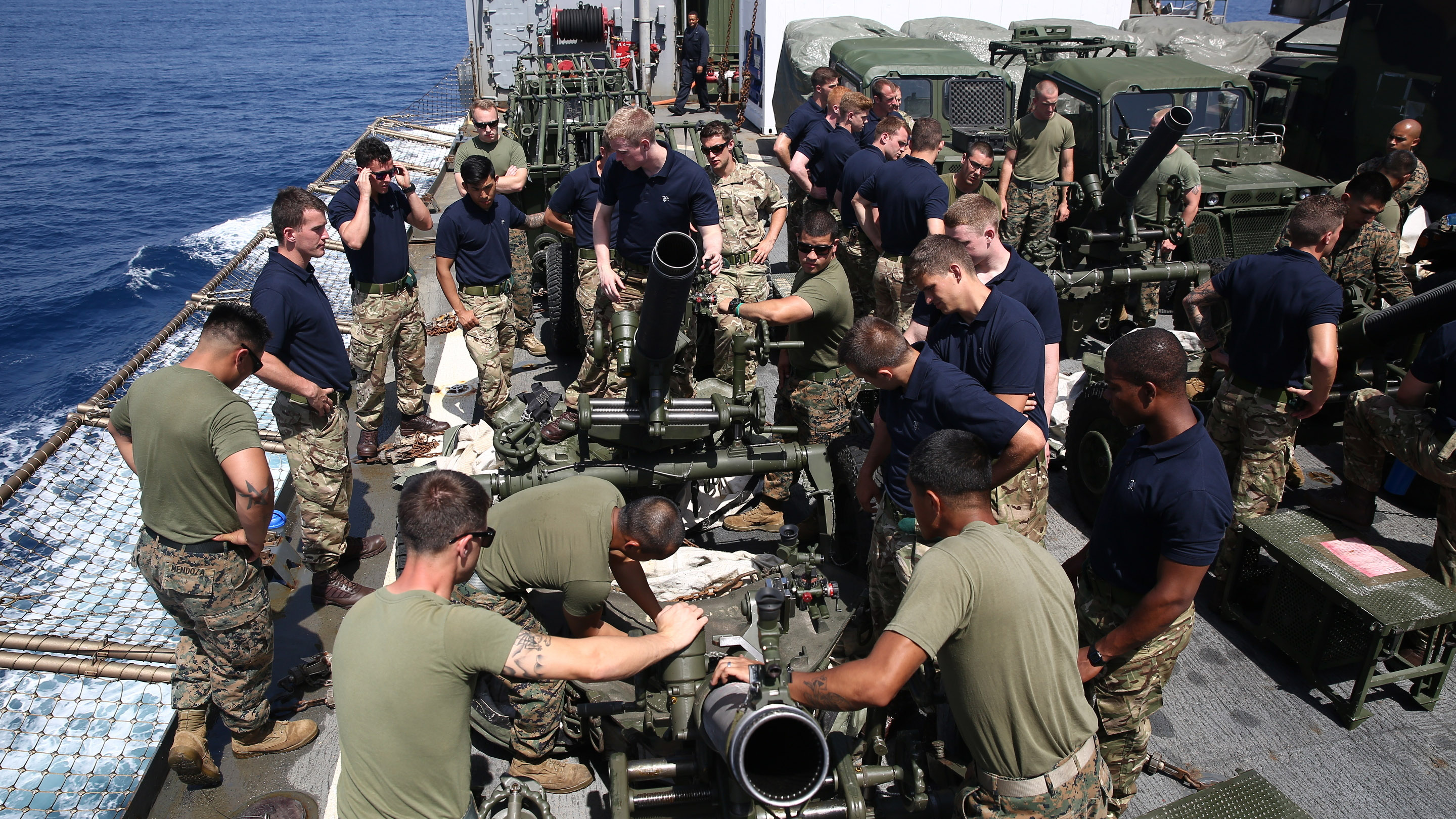 Royal Marines Visit the USS Whidbey Island > United States Marine Corps ...