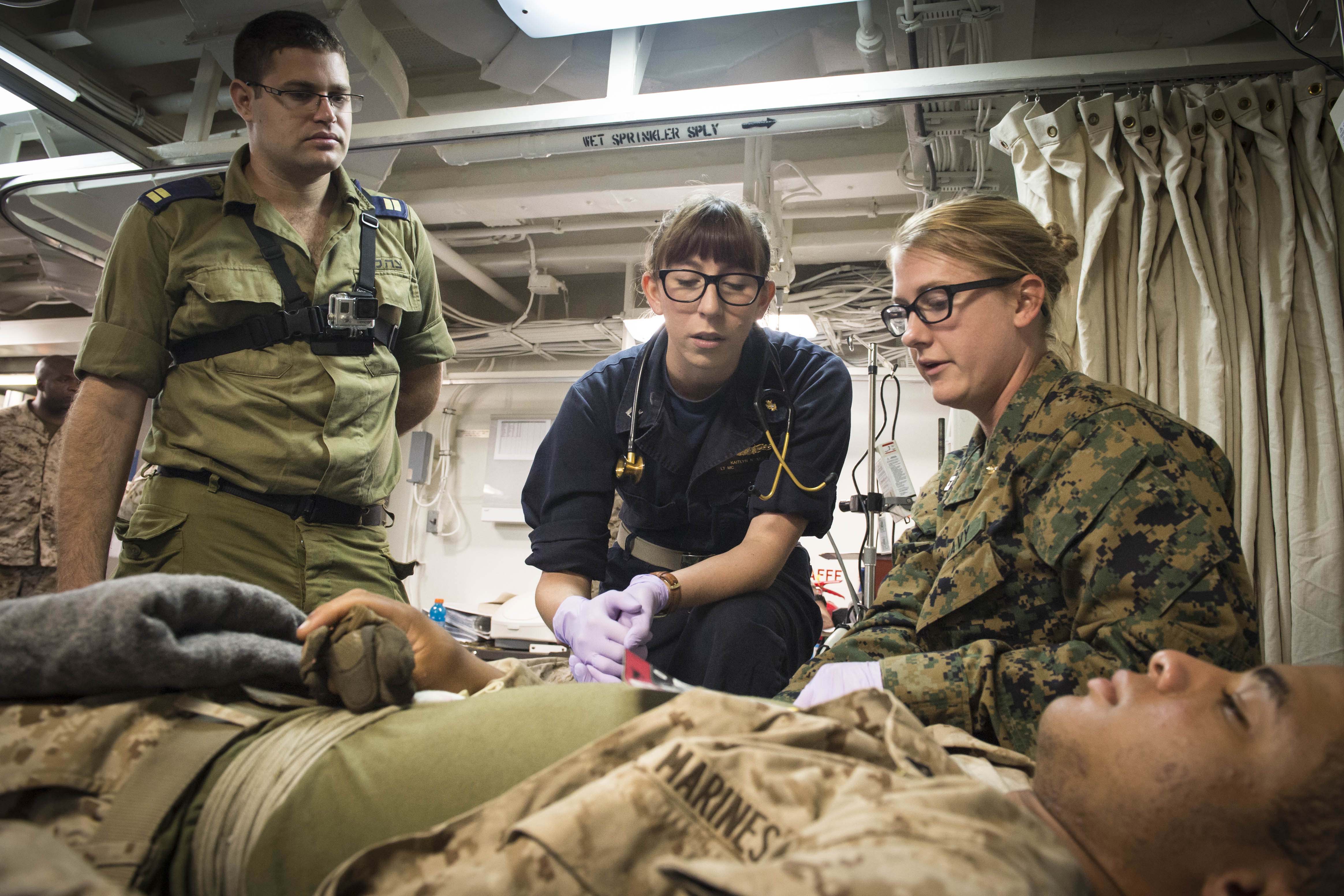 Air Force and Navy Medical Teams Integrate at Sea > United States Navy ...