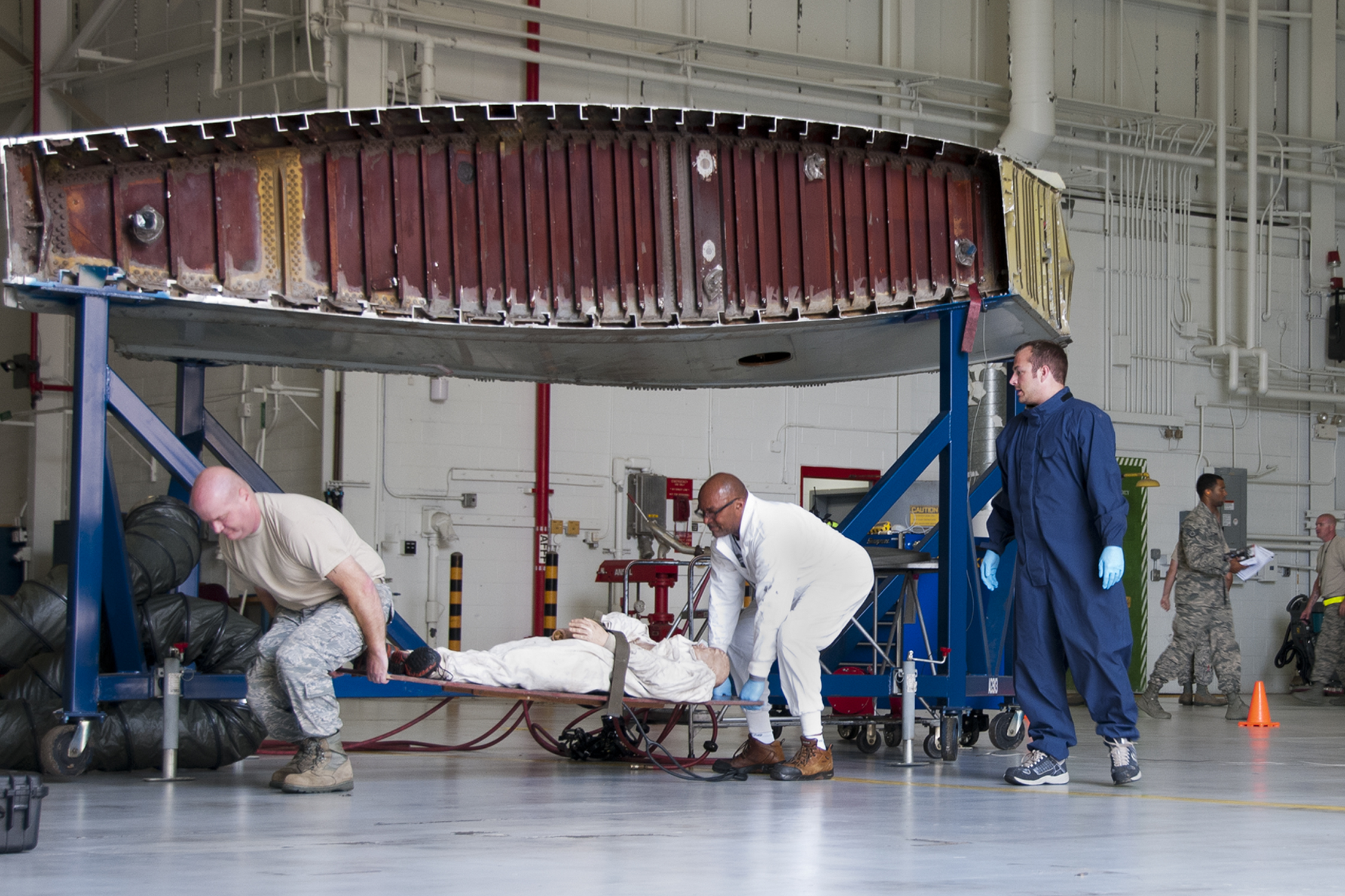 Fuel cell extraction exercise tests small space rescue > 459th Air ...