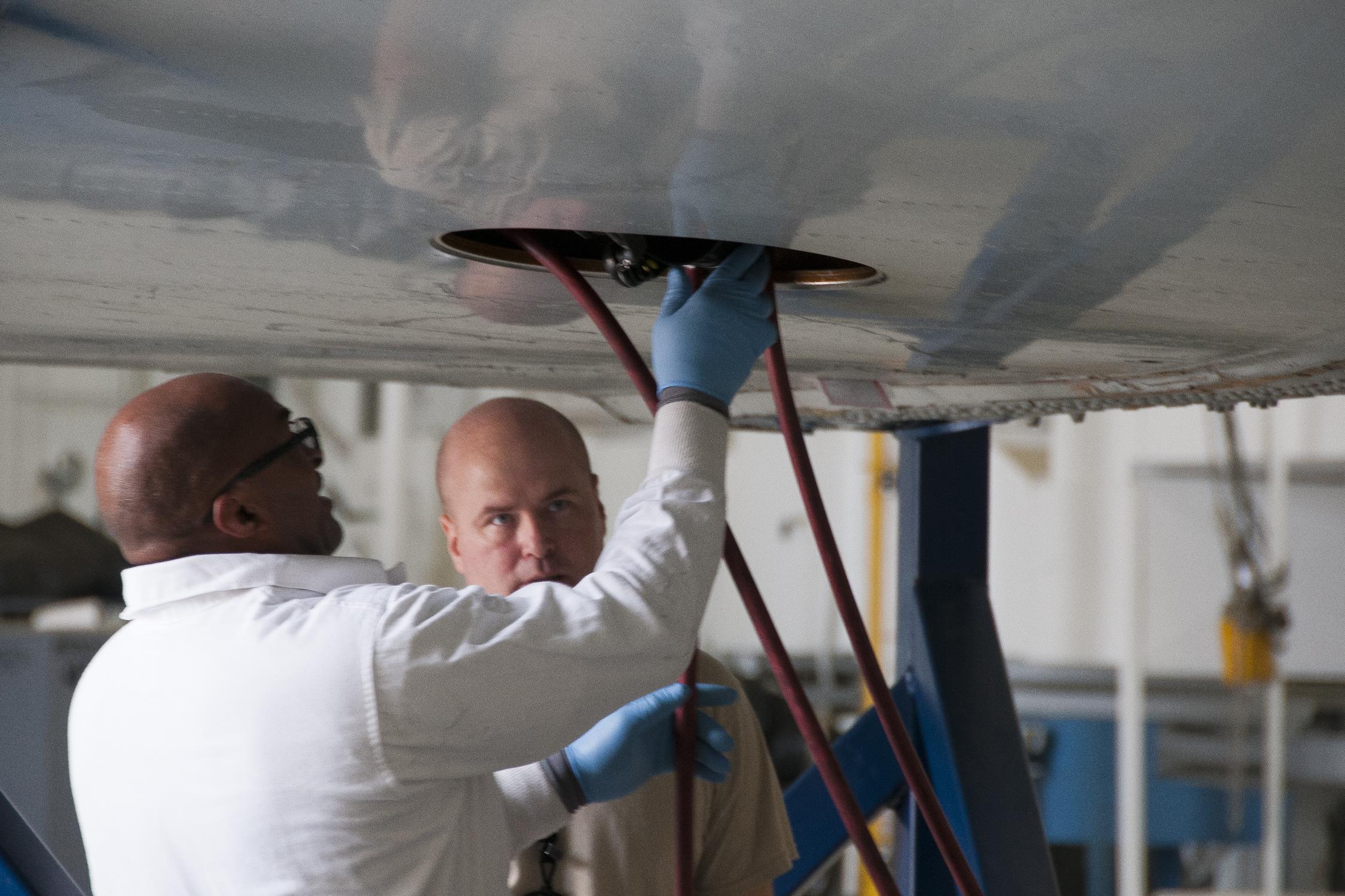 Fuel cell extraction exercise tests small space rescue > 459th Air ...