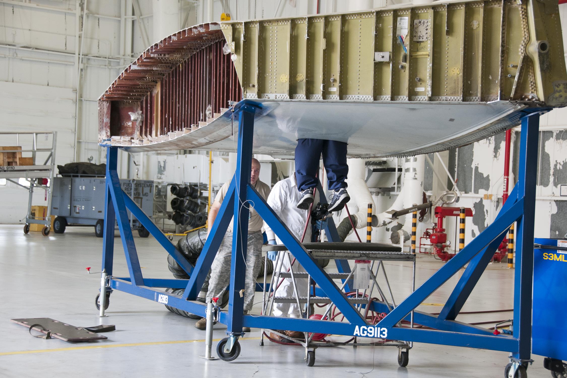 Fuel cell extraction exercise tests small space rescue > 459th Air ...