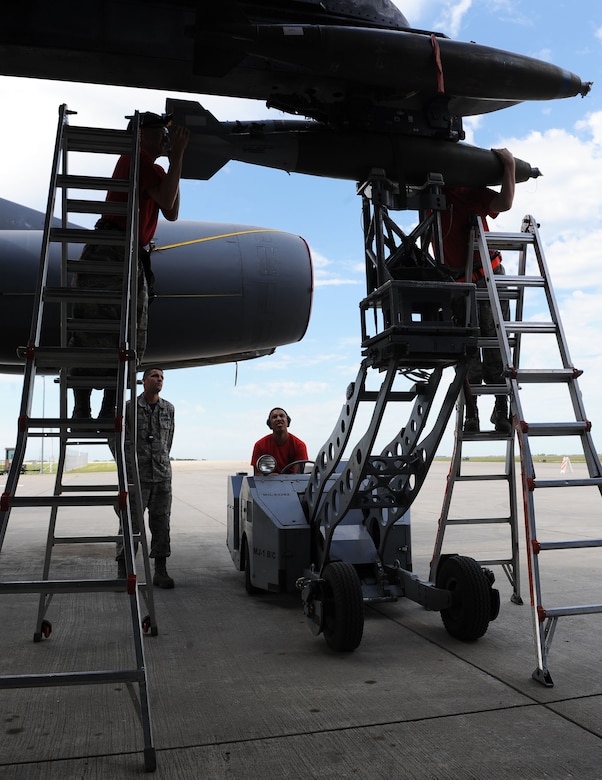 5 BW Load Crew of the Quarter > Minot Air Force Base > Article Display