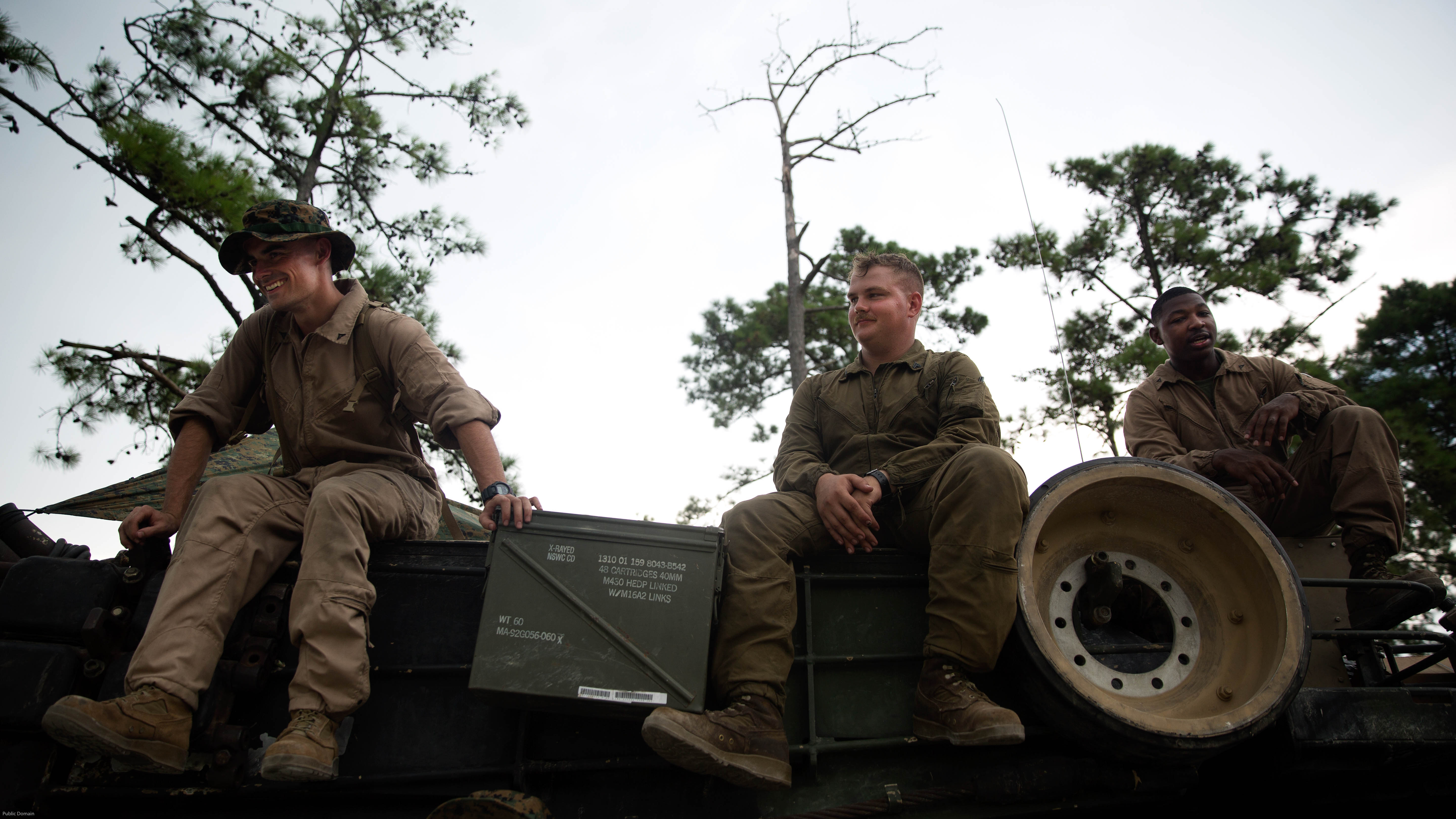 Reservist and active duty Marine tankers train together