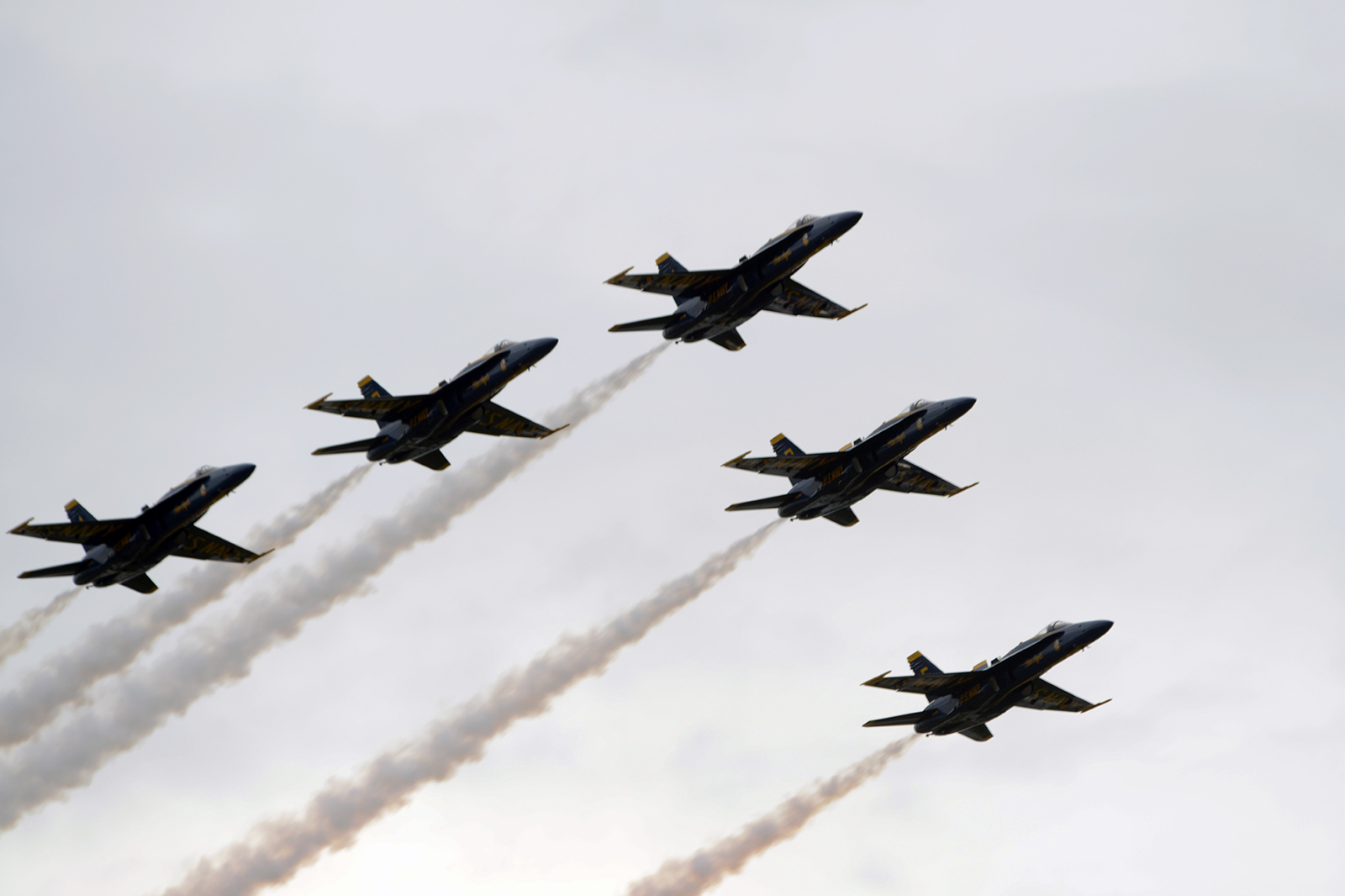 Navy Blue Angels arrive for Arctic Thunder 2016