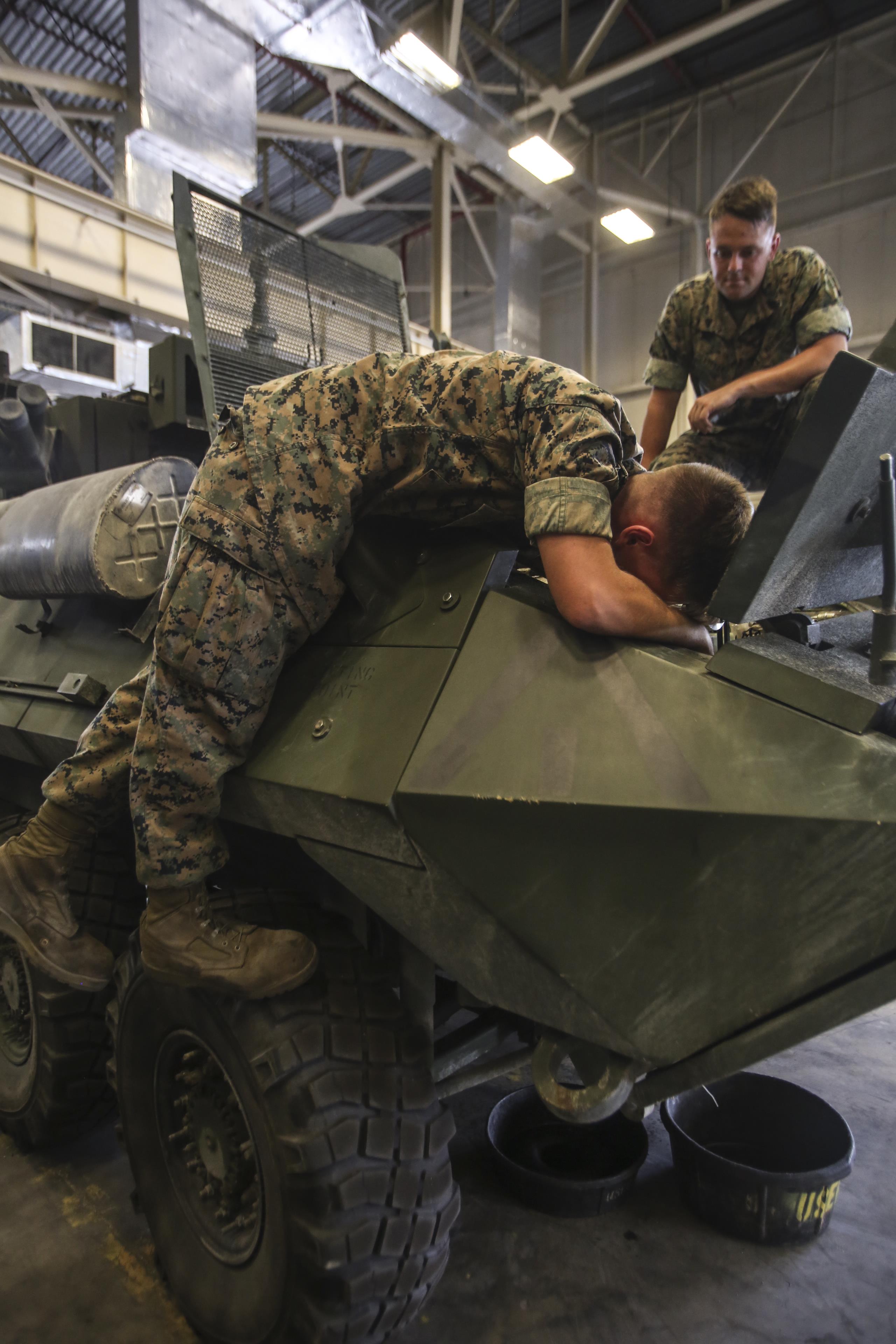 Like a well-oiled machine > 2nd Marine Logistics Group > News Article ...
