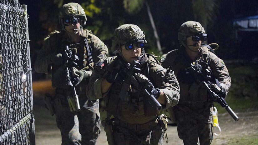 Recon Rushes in, Palau Police Provides Security > U.S. Indo-Pacific ...