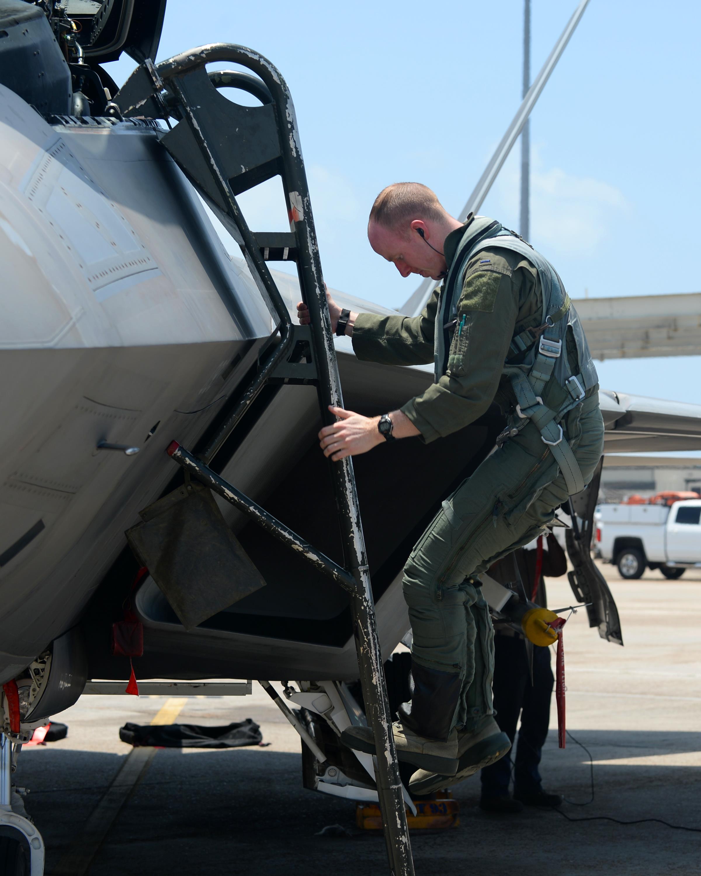 Lieutenant makes historic F-22 flight at Tyndall AFB