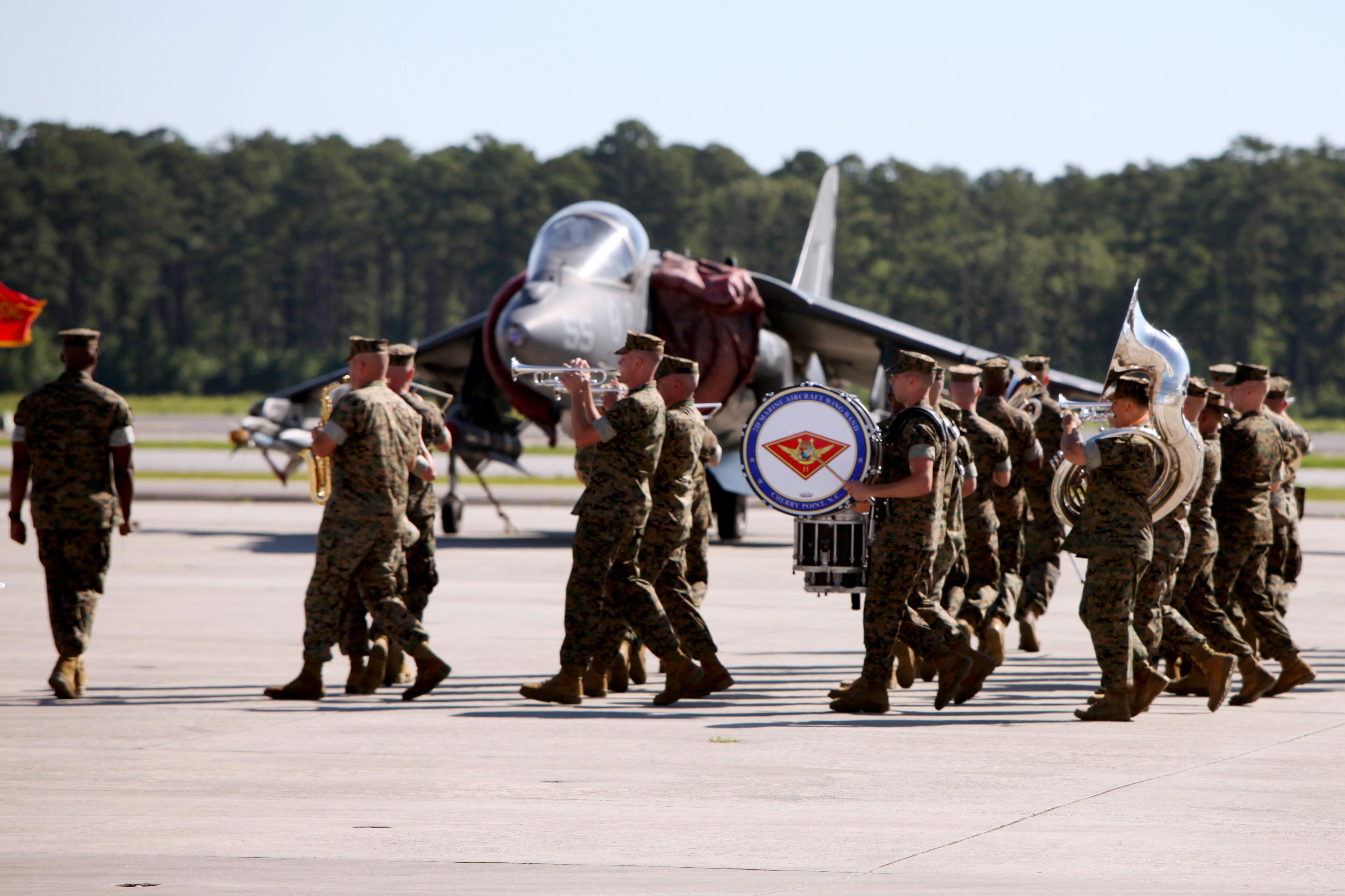 2nd MAW bids Thomas farewell, welcomes Glavy > 2nd Marine Aircraft Wing ...