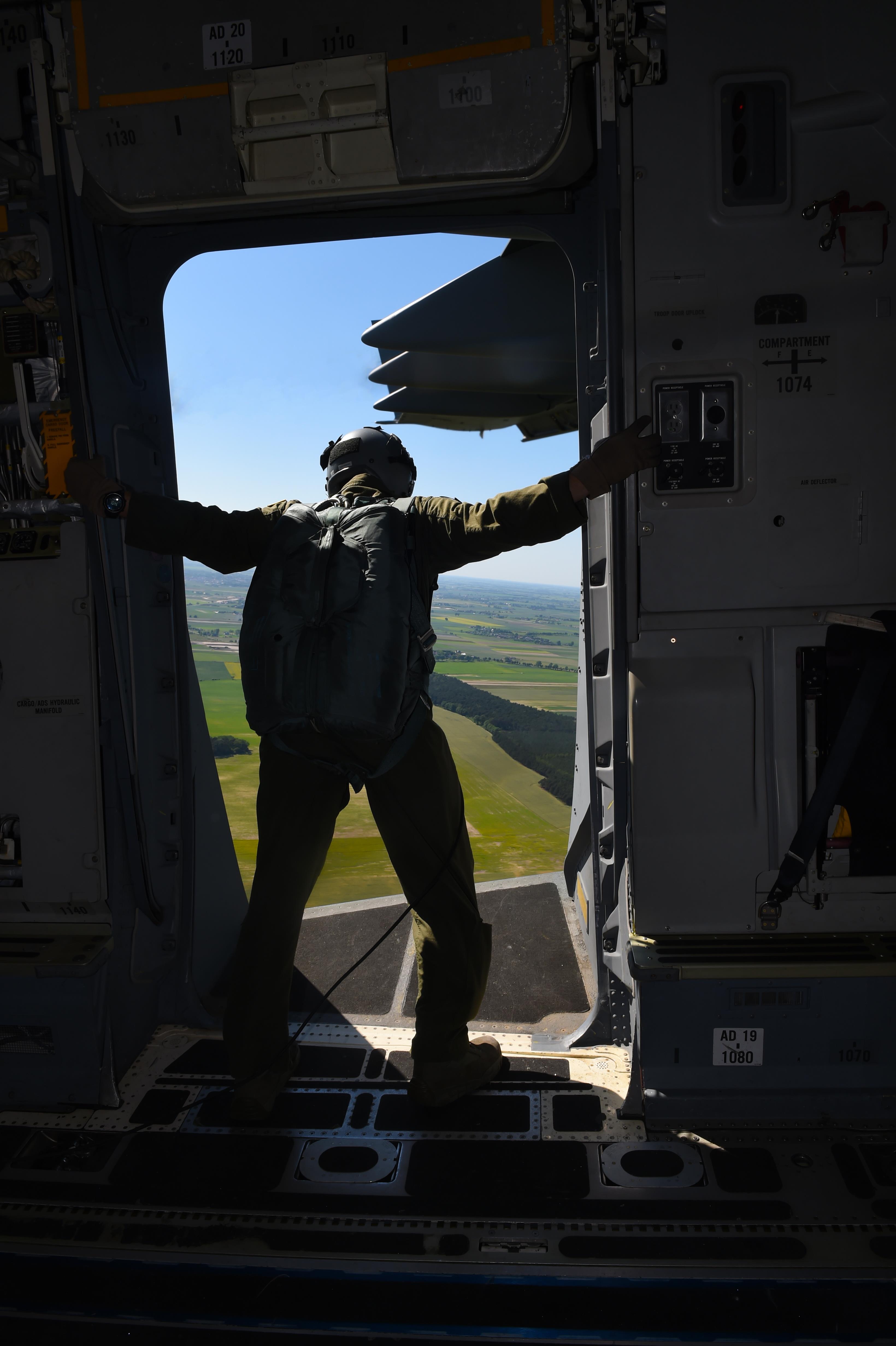 McChord delivers in Swift Response > Team McChord > Article Display