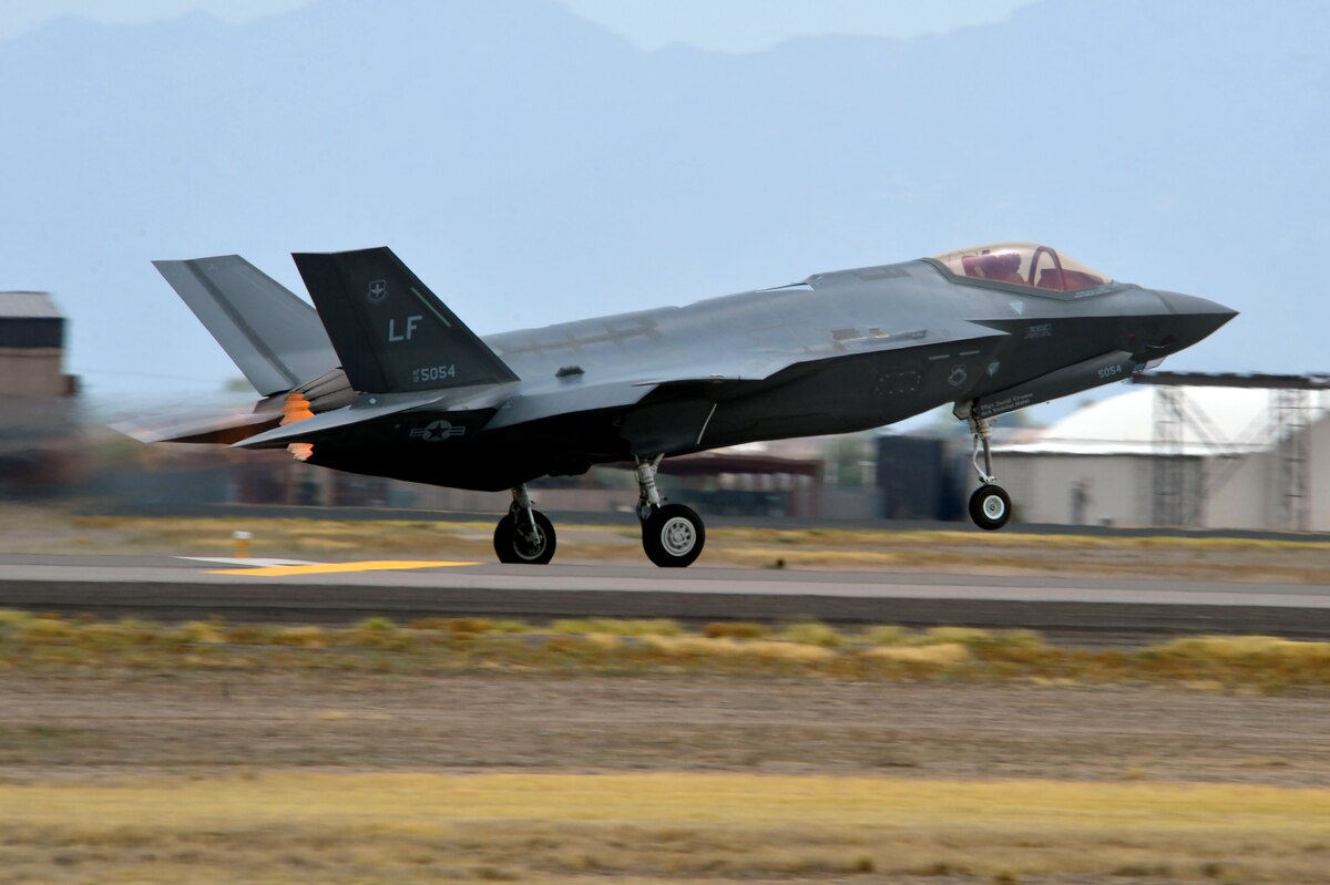 F35 Launch > Luke Air Force Base > Article Display