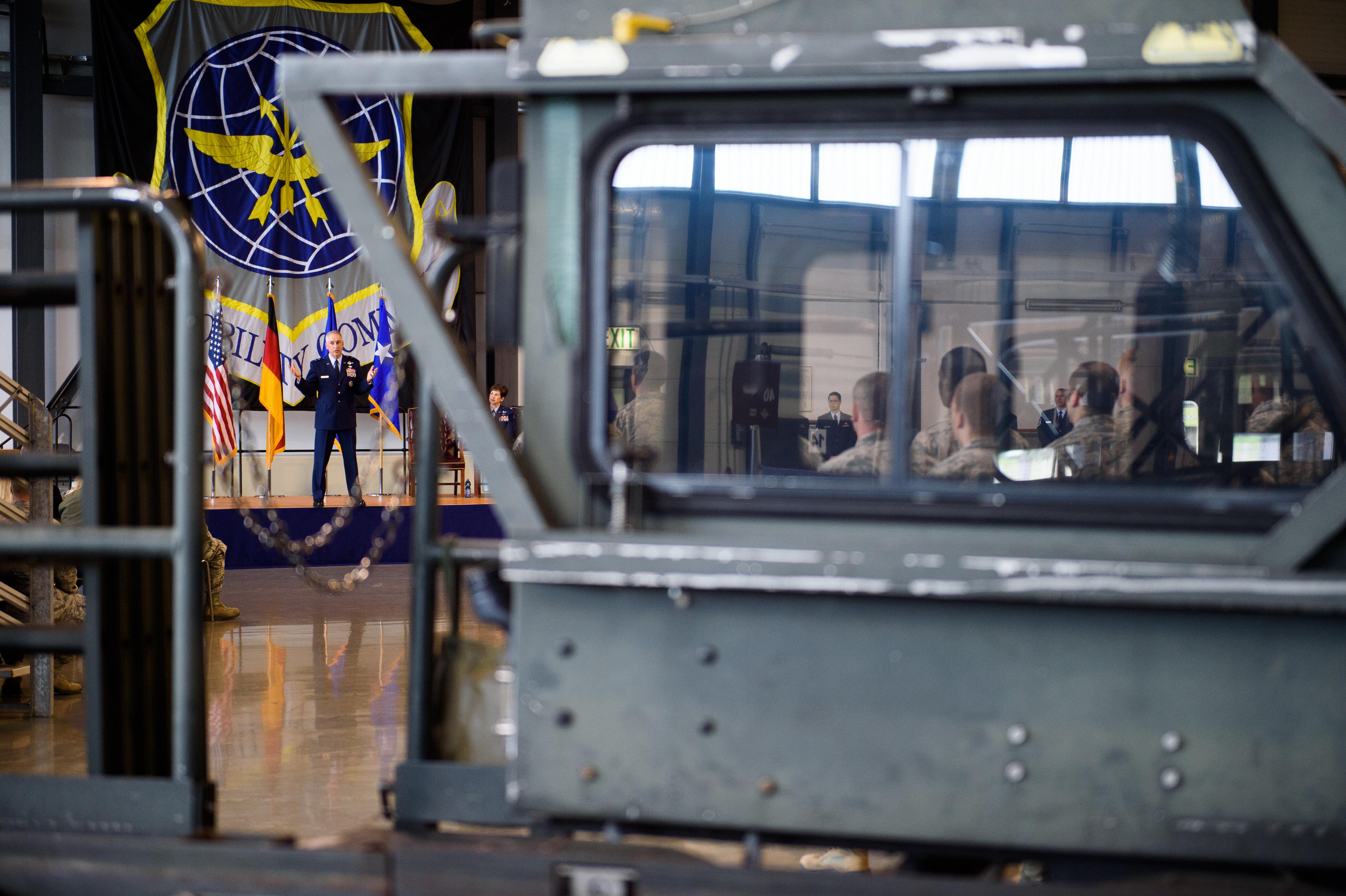 Airmen welcome new 521st AMOW commander > Air Mobility Command > Article Display