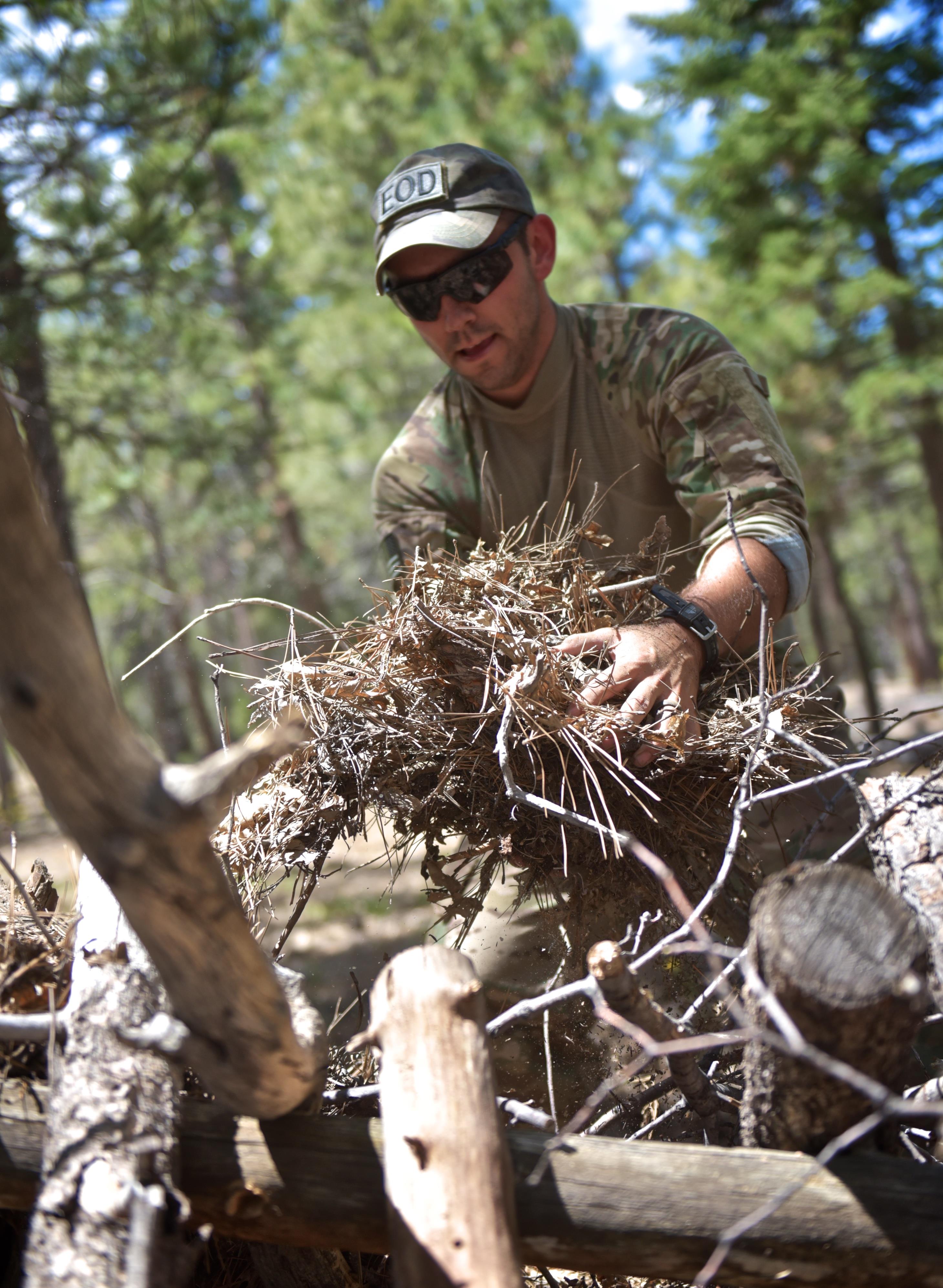 Survival course teaches basic skills > 932nd Airlift Wing > Article Display