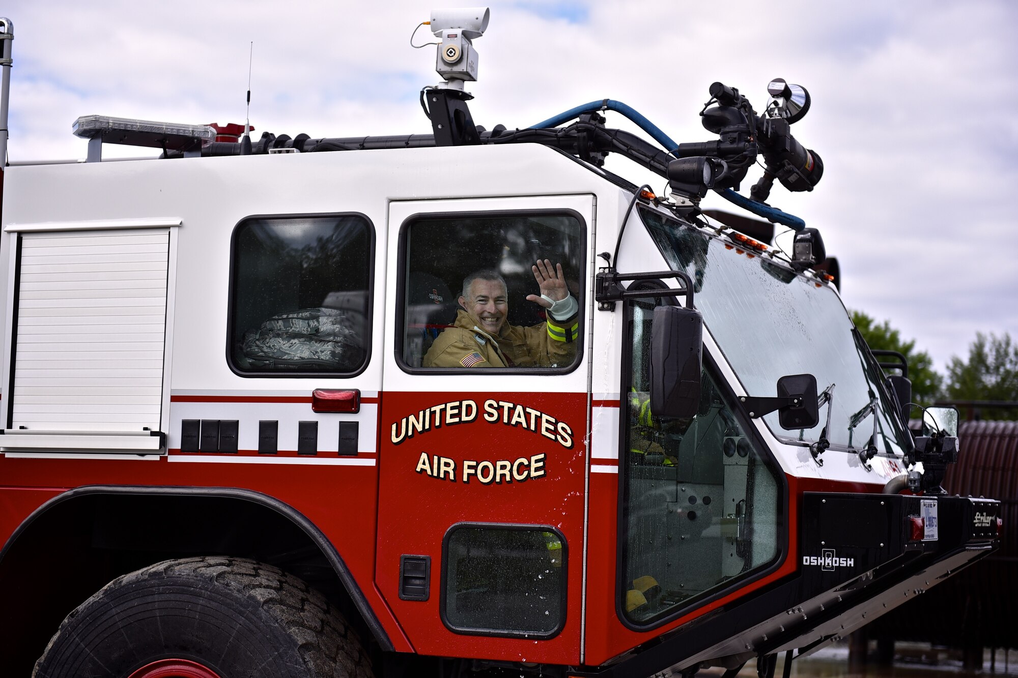 932nd commander experiences firsthand aircraft fire training > 932nd ...