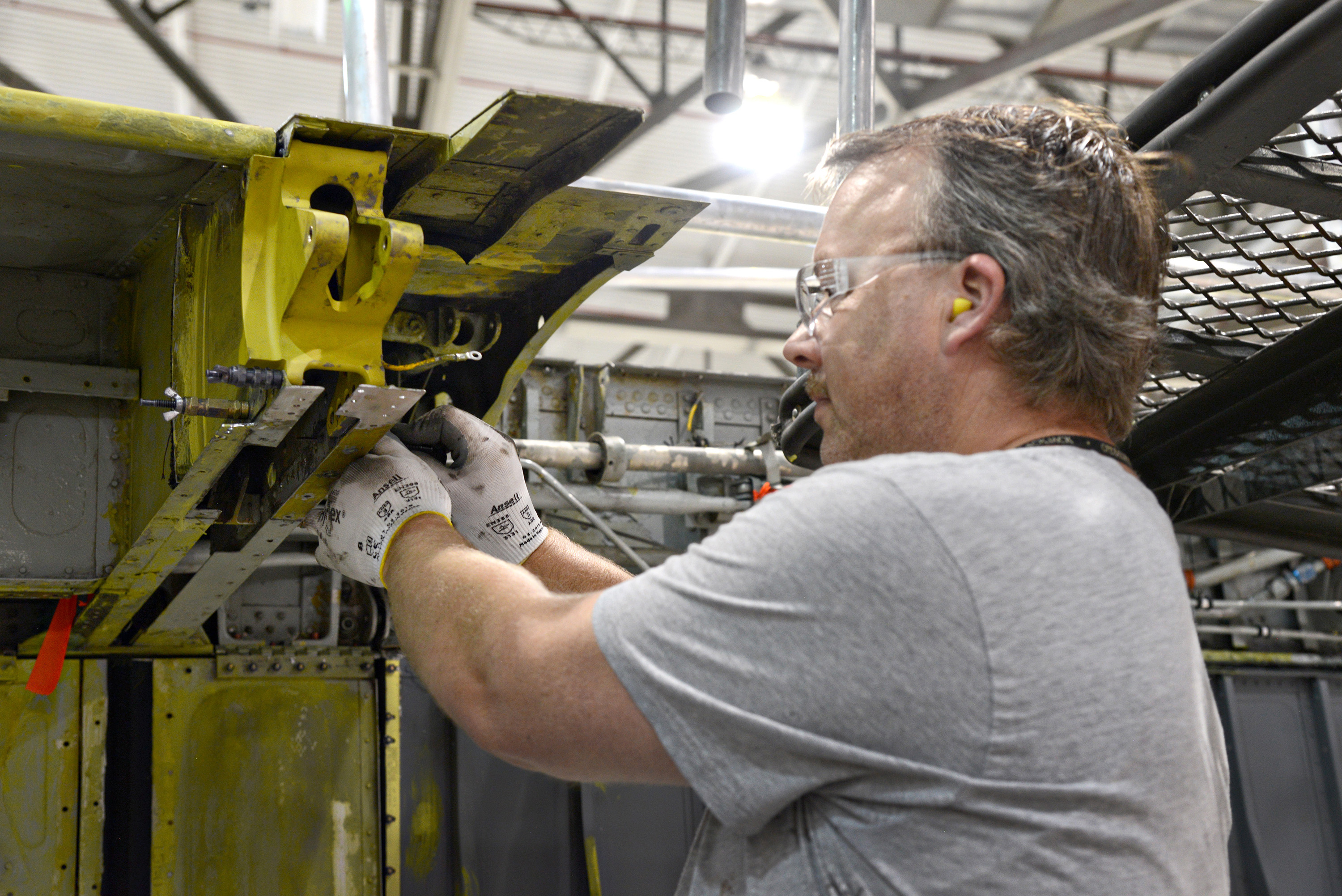 KC-135 Structures Gate implements new plan to manage workload > Tinker ...