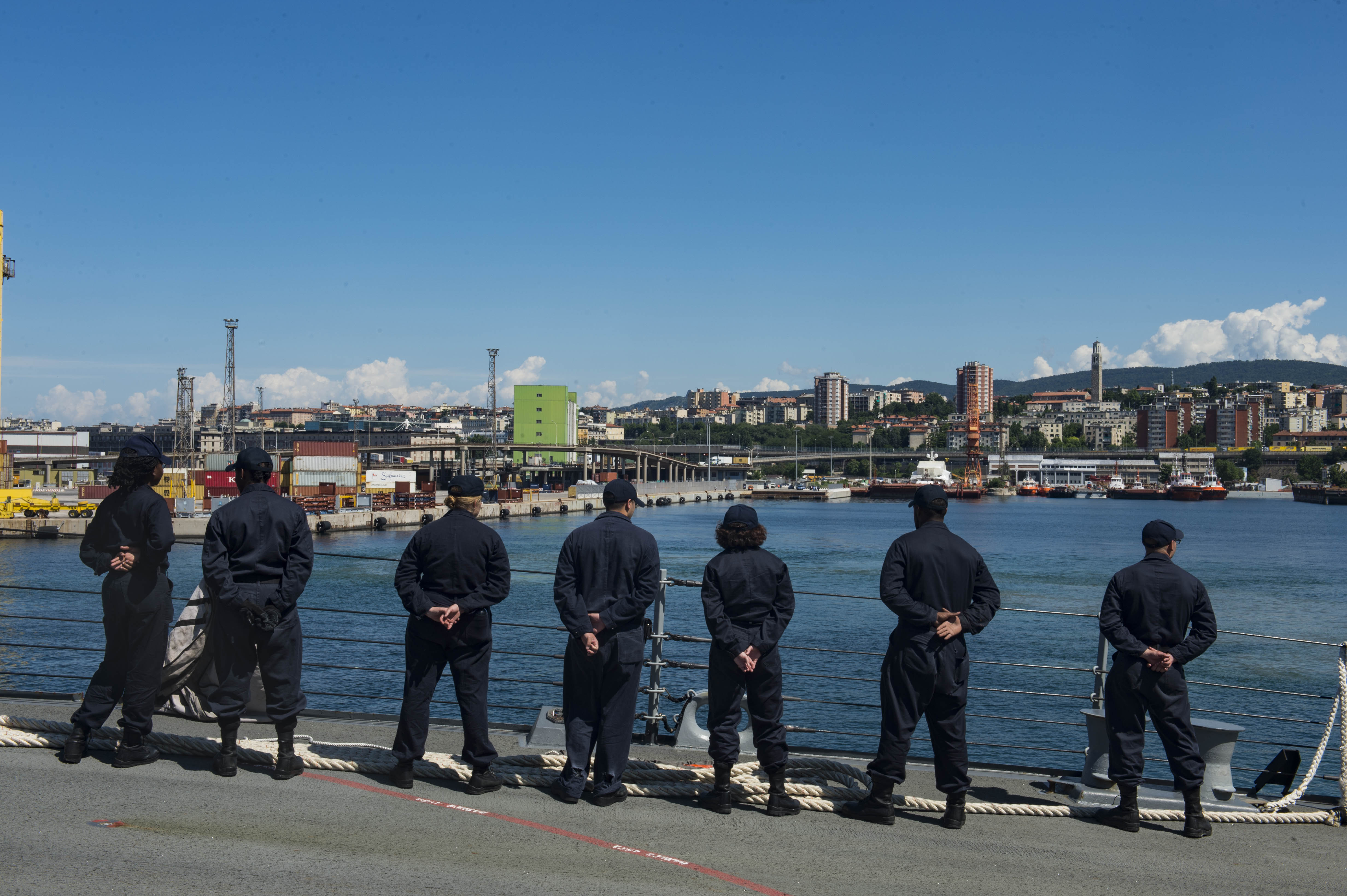 USS Nitze Completes Trieste Port Visit > United States Navy > display ...