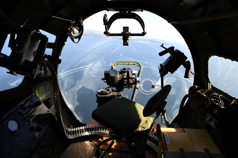 Living History: WWII vets and B17 take to the sky over Seattle > Team ...