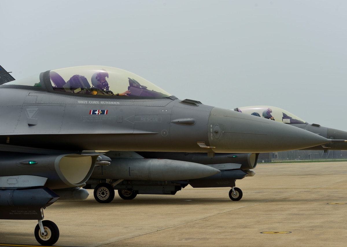 Bulldogs integrate with Mustangs > Seventh Air Force > News