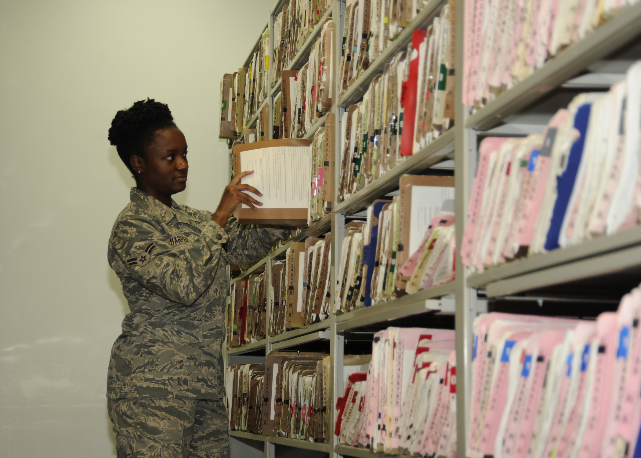 Punctual Pills: 325th MDSS cranks out 1,000 scripts a day > Tyndall Air ...