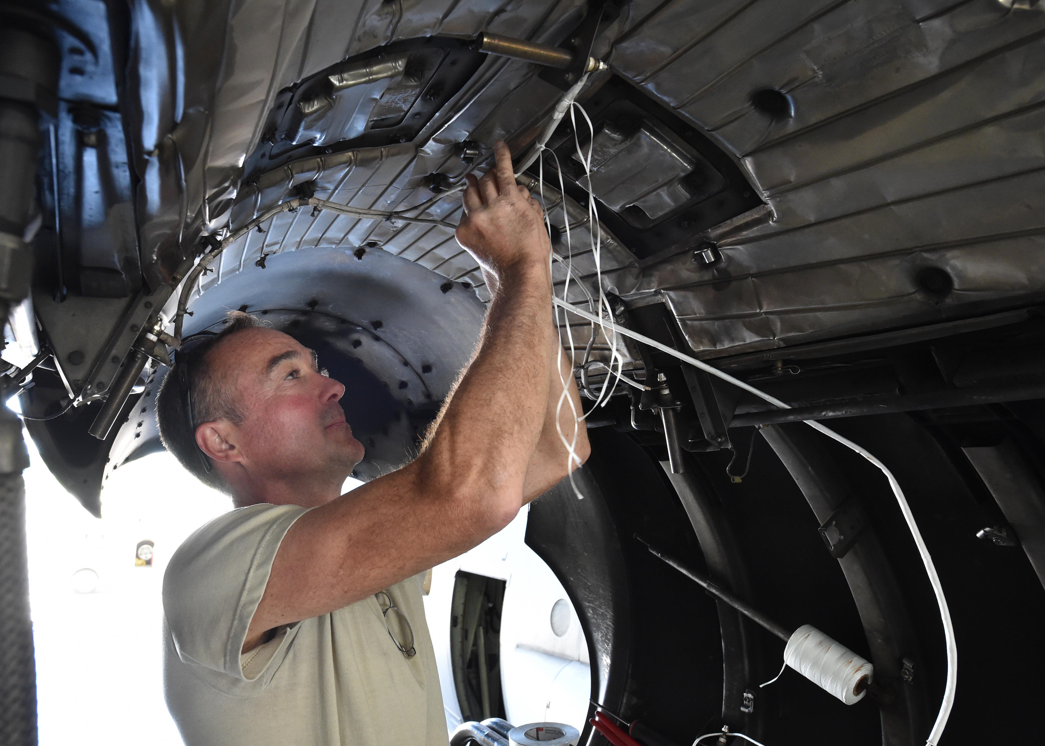 Airmen at Work: Teamwork ensures safe aircraft towing > Youngstown Air ...