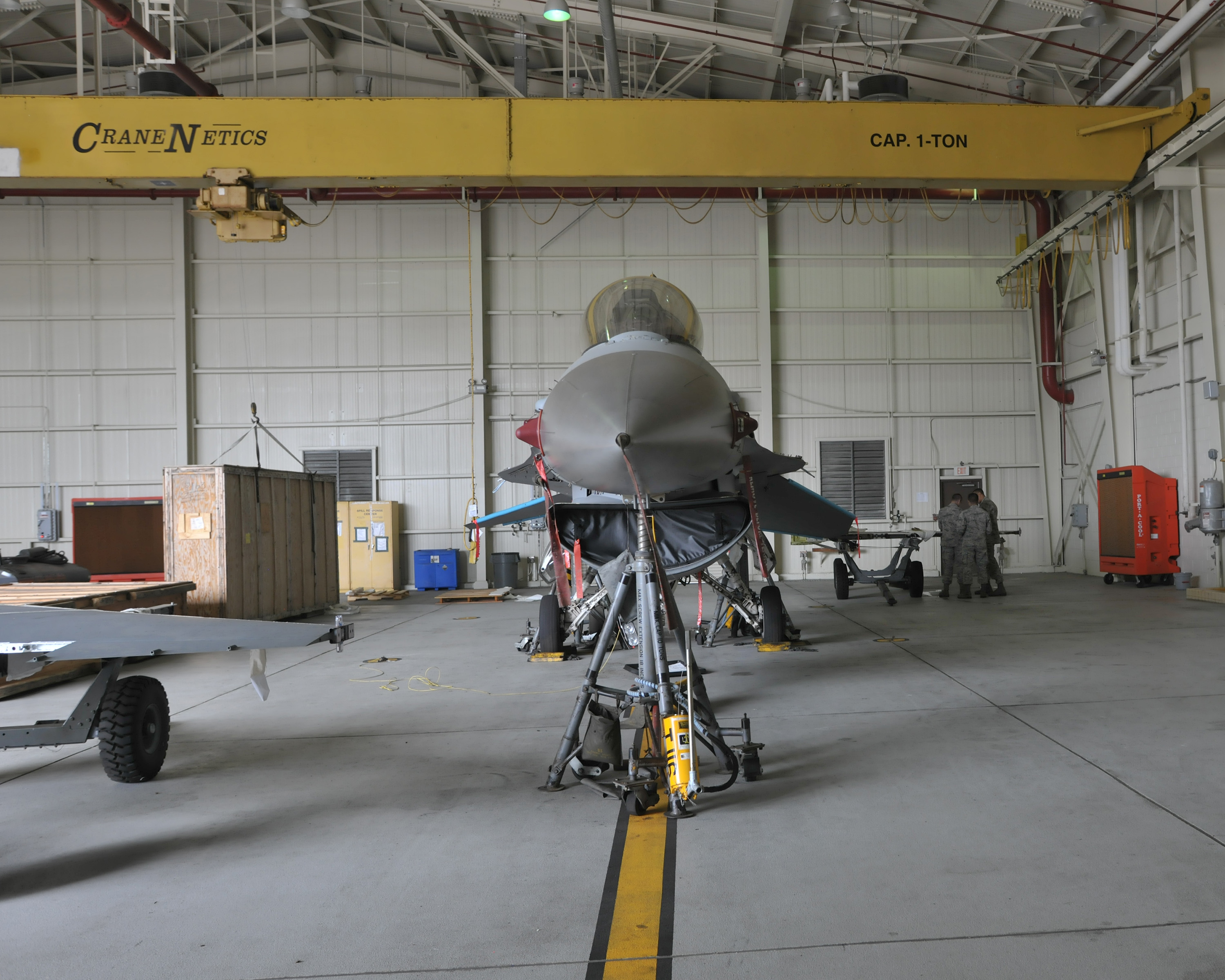 Wolf Pack maintenance gives F-16 new wings > Pacific Air Forces ...