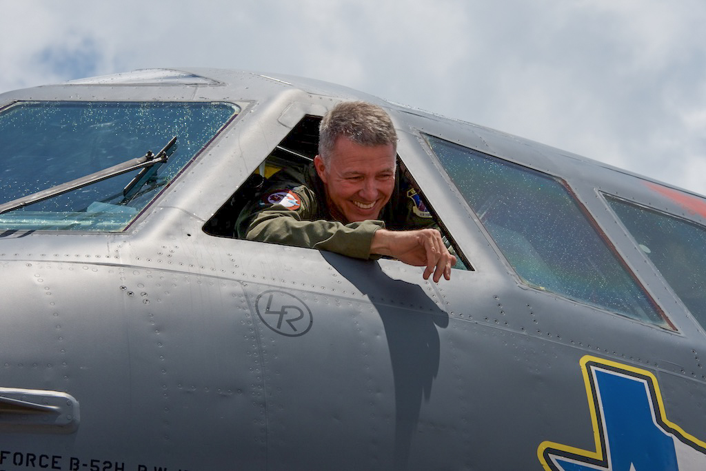 Final flight in the BUFF > 307th Bomb Wing > Article Display