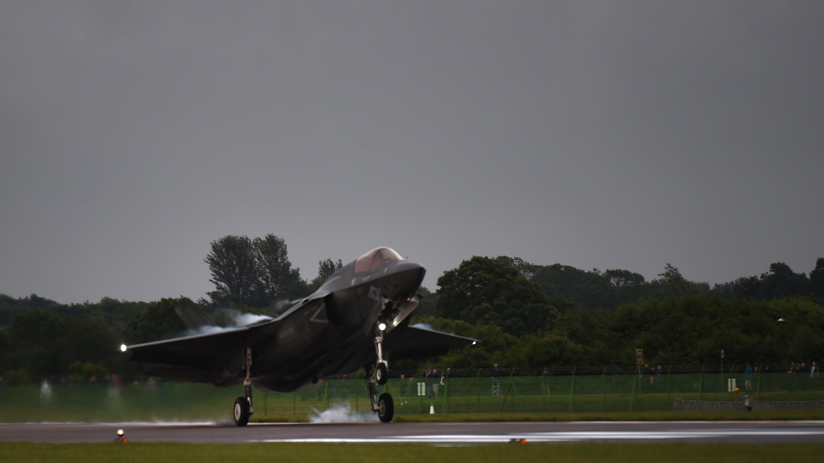 Lightning Over UK: F-35B's make historic landing at RAF Fairford