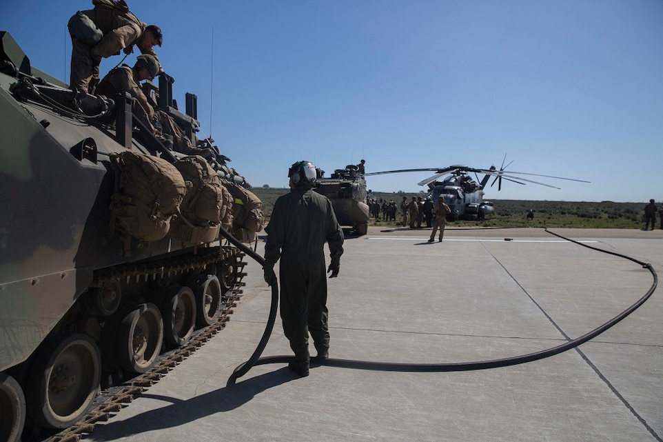 Marines take on the sea, shore, air > 1st Marine Division > Article
