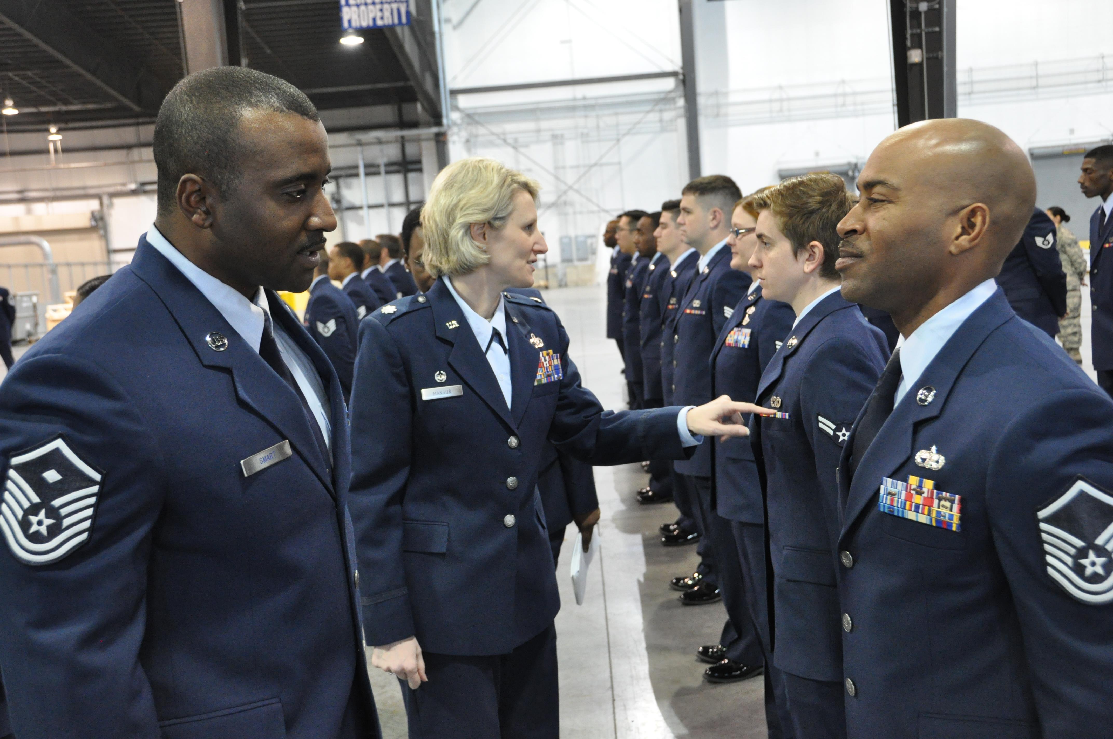 46 APS Airmen take part in uniform inspection > 512th Airlift Wing ...