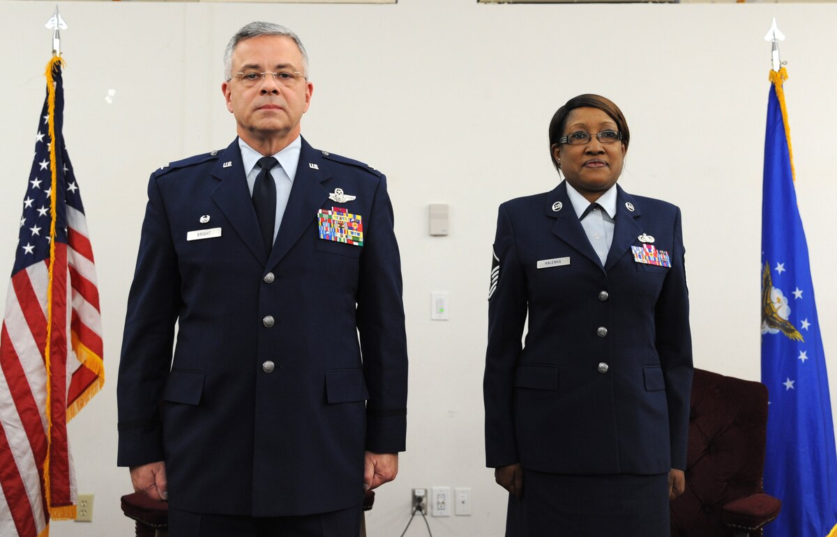 Knowledge Operations Master Sgt. Calls it a Career > 927th Air ...