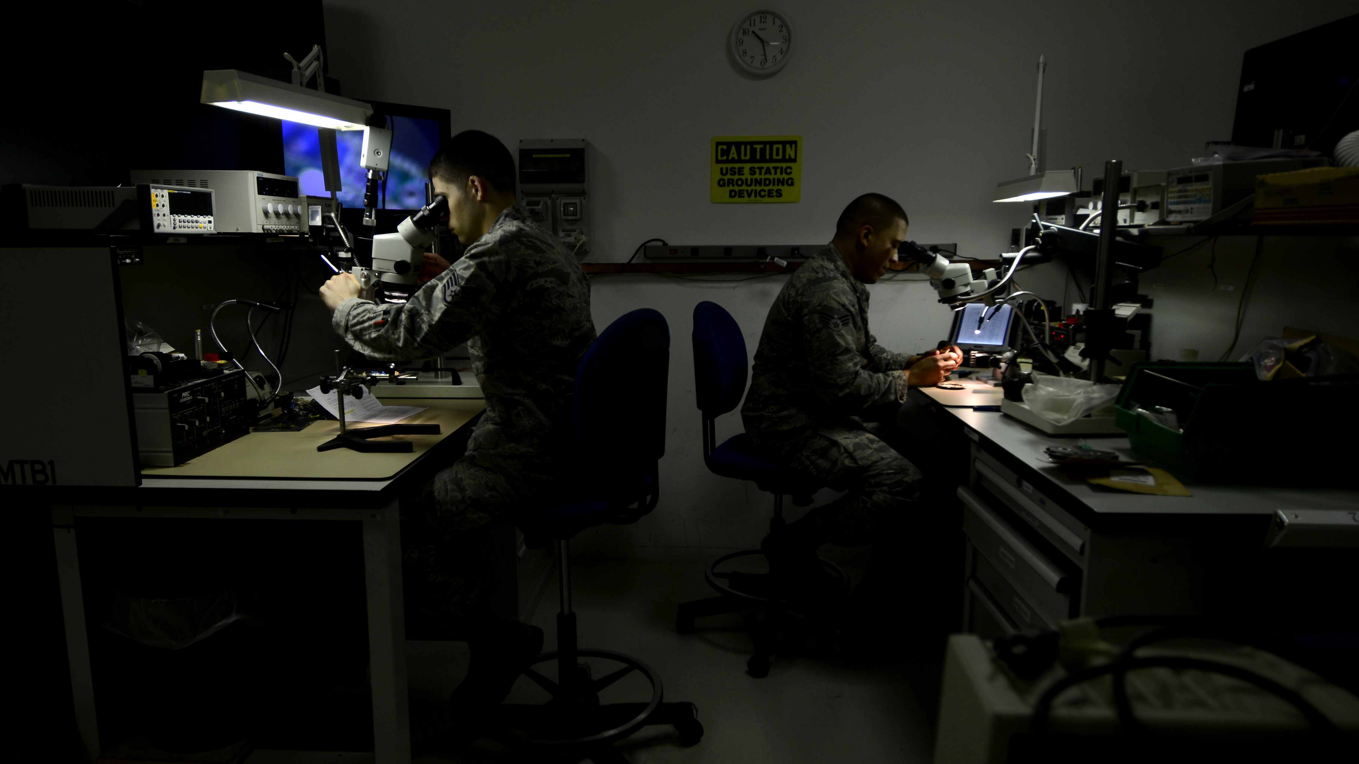 AFREP saves dollar bills > Aviano Air Base > Display