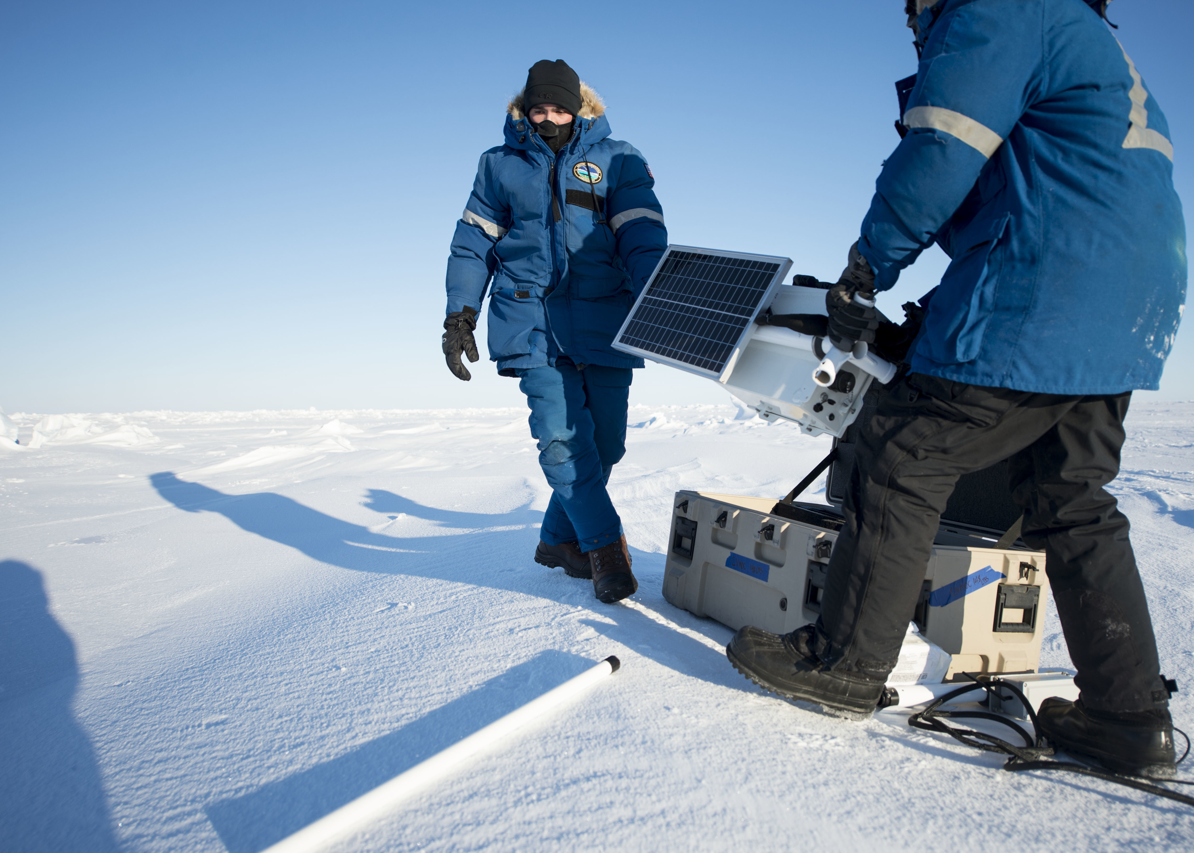 Aerographer's Mates Tackle Harsh Arctic Conditions > United States Navy ...