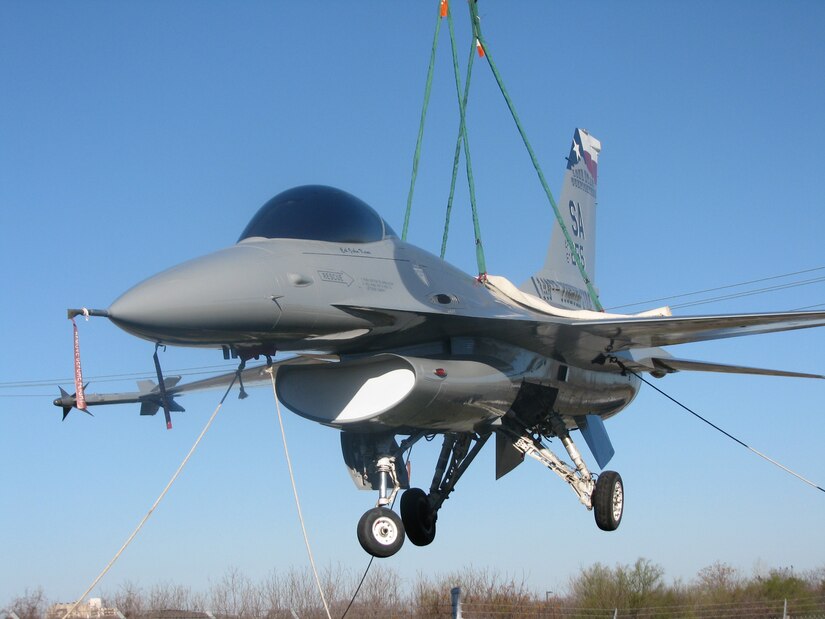Mounted airframe cements wing's legacy > 149th Fighter Wing > Article ...