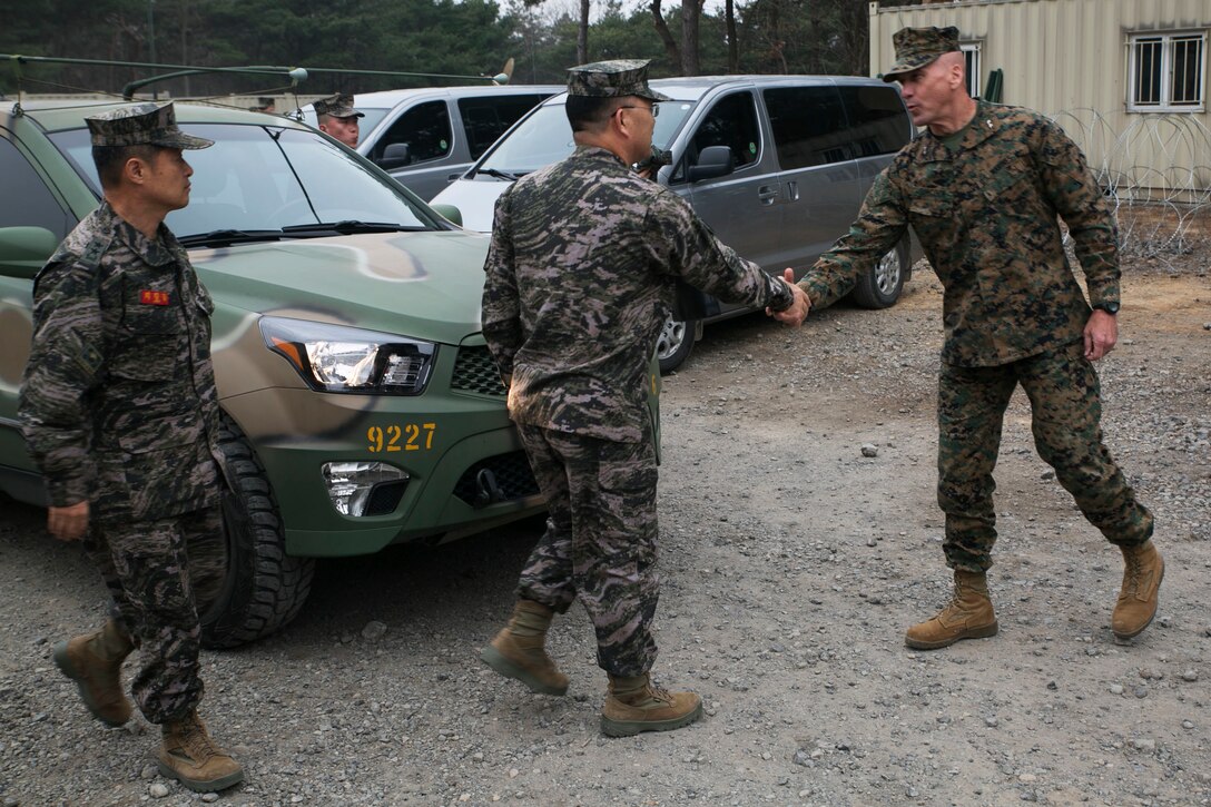 US, ROK Marine generals meet during Ssang Yong