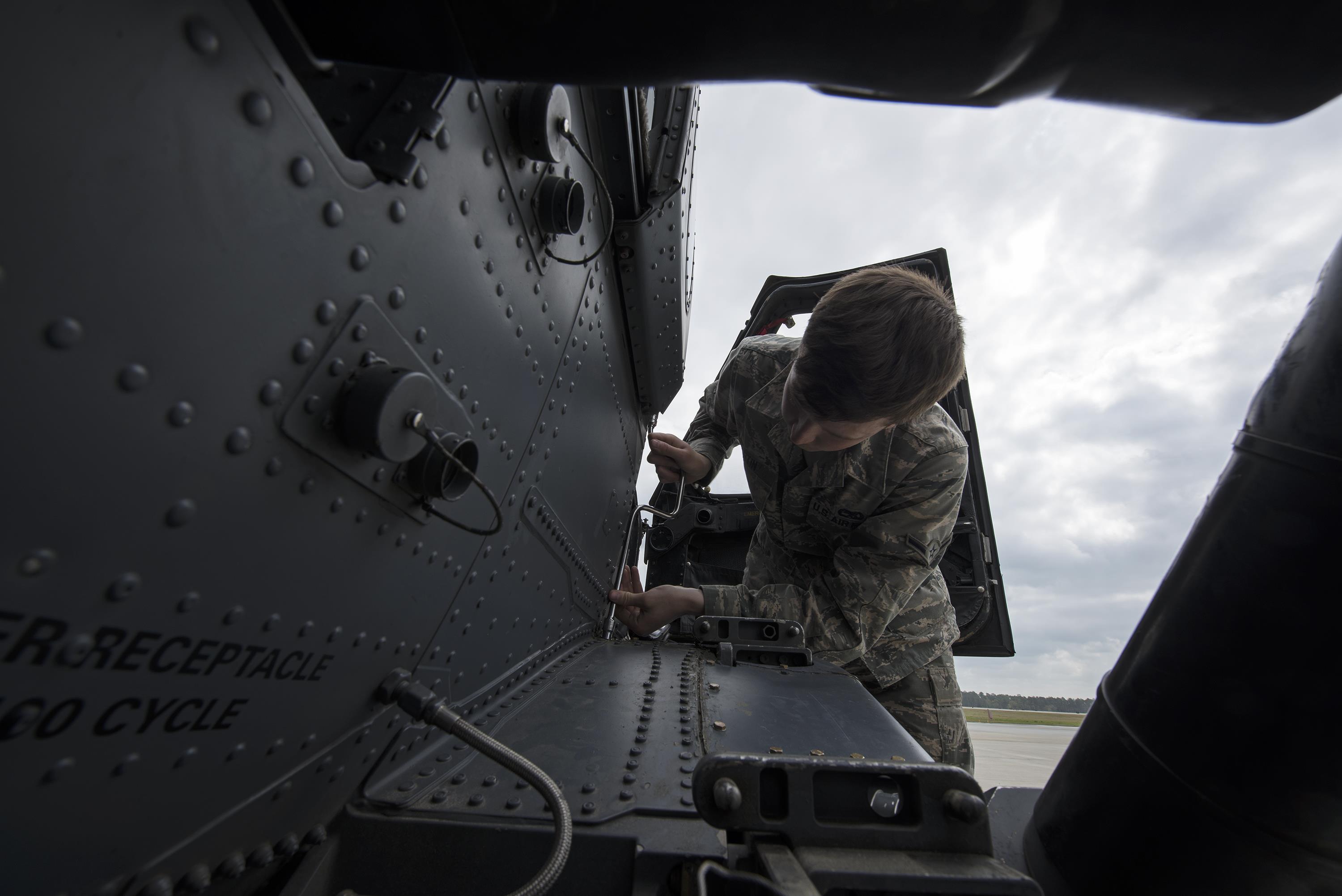 41st HMU keeps Hawks in the sky > Moody Air Force Base > Article Display
