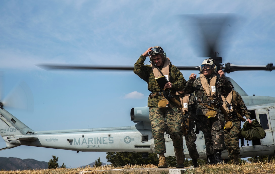3D MEB CG comes ashore during Ssang Yong 16 in Sout Korea