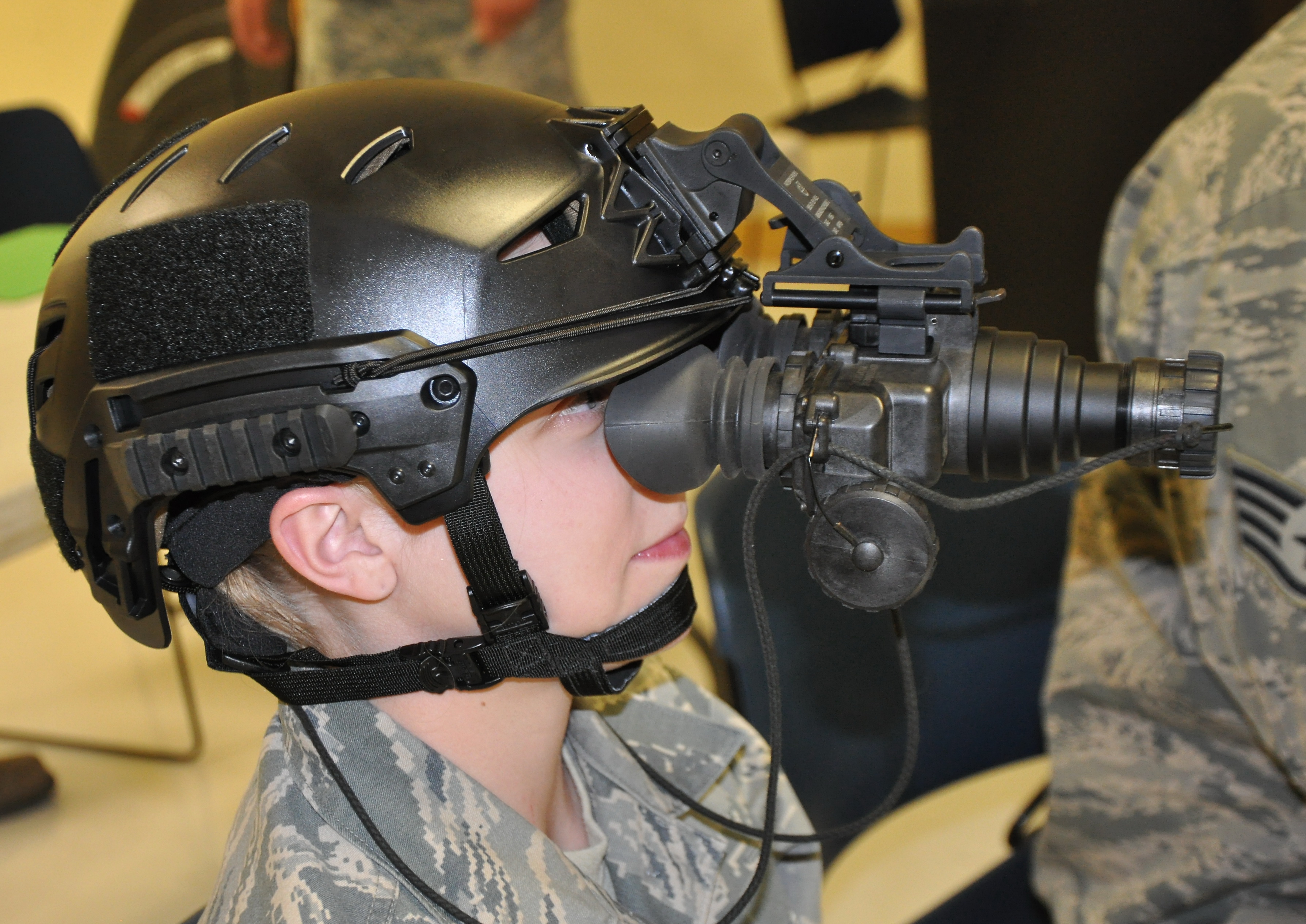 Aerial porters qualify to use night vision goggles > Kirtland Air Force ...
