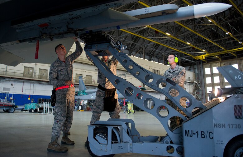 Scenes from the Team Eglin weapons load competition > Eglin Air Force ...